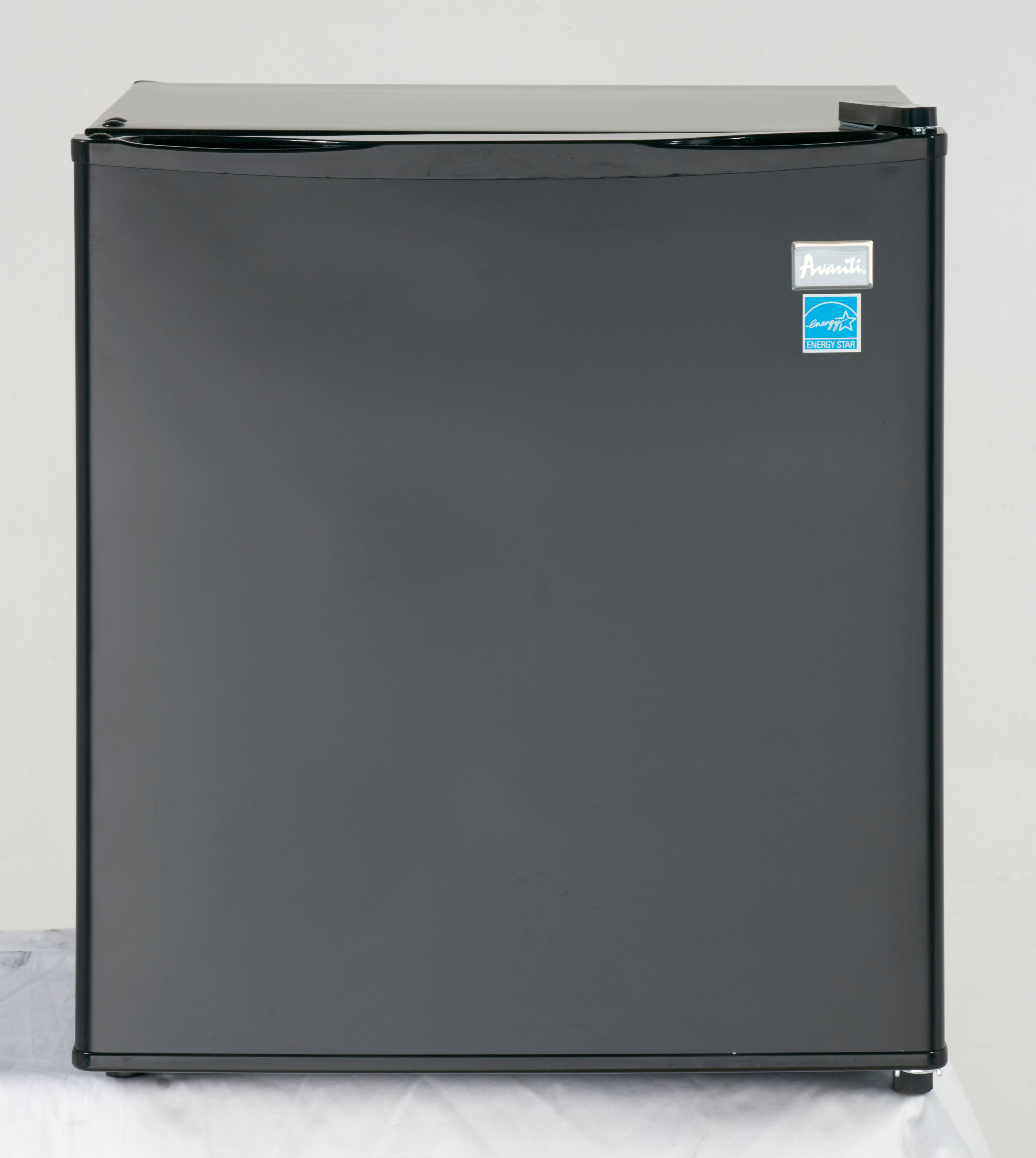 Best Buy: Avanti 1.7 cu. ft. Compact Refrigerator, in Black AR17T1B