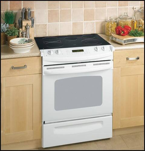 Best Buy: GE CleanDesign 30" Self-Cleaning Slide-In Electric Convection ...