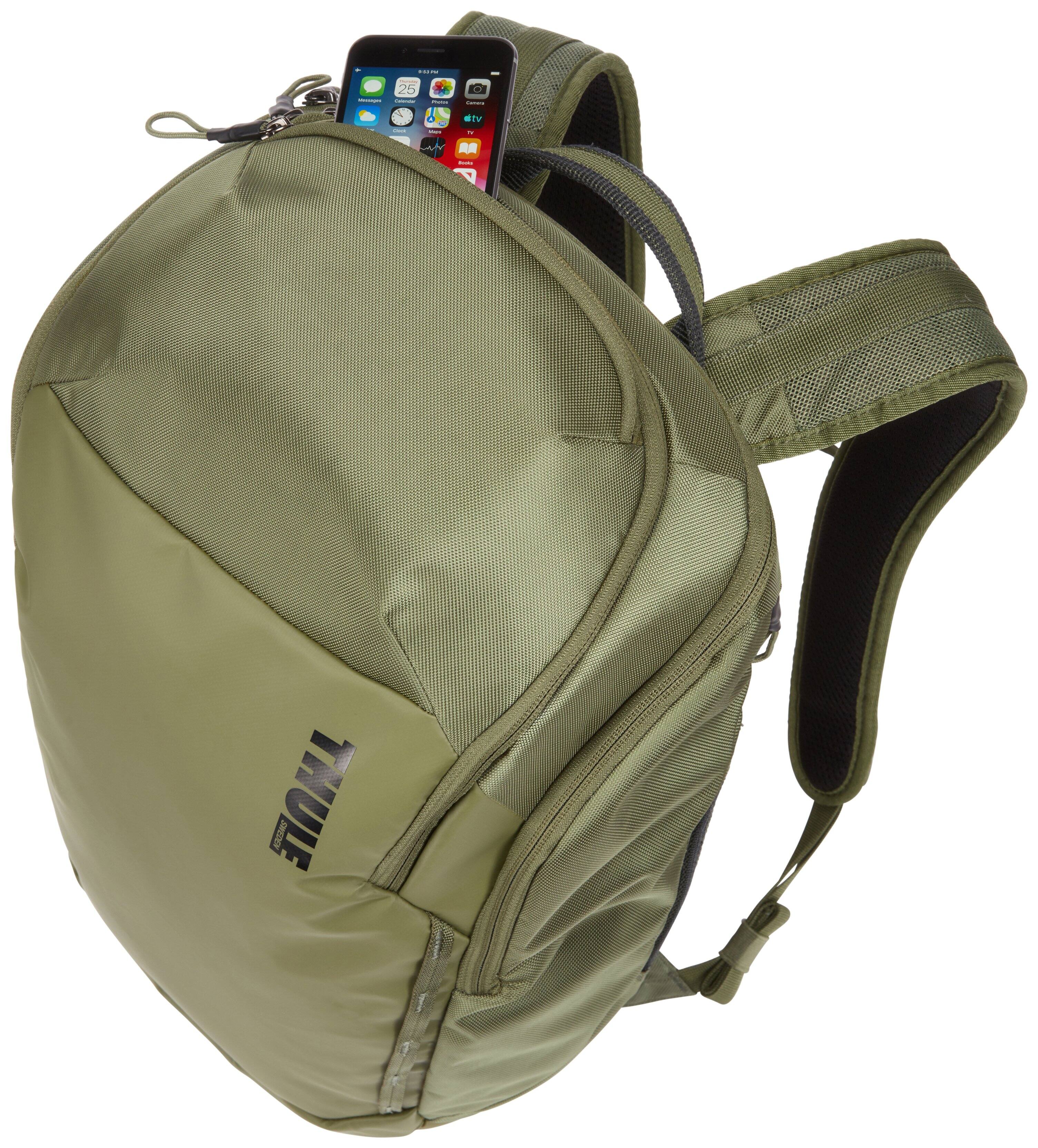 Best Buy: Thule Chasm Backpack 26L Olivine 3204294
