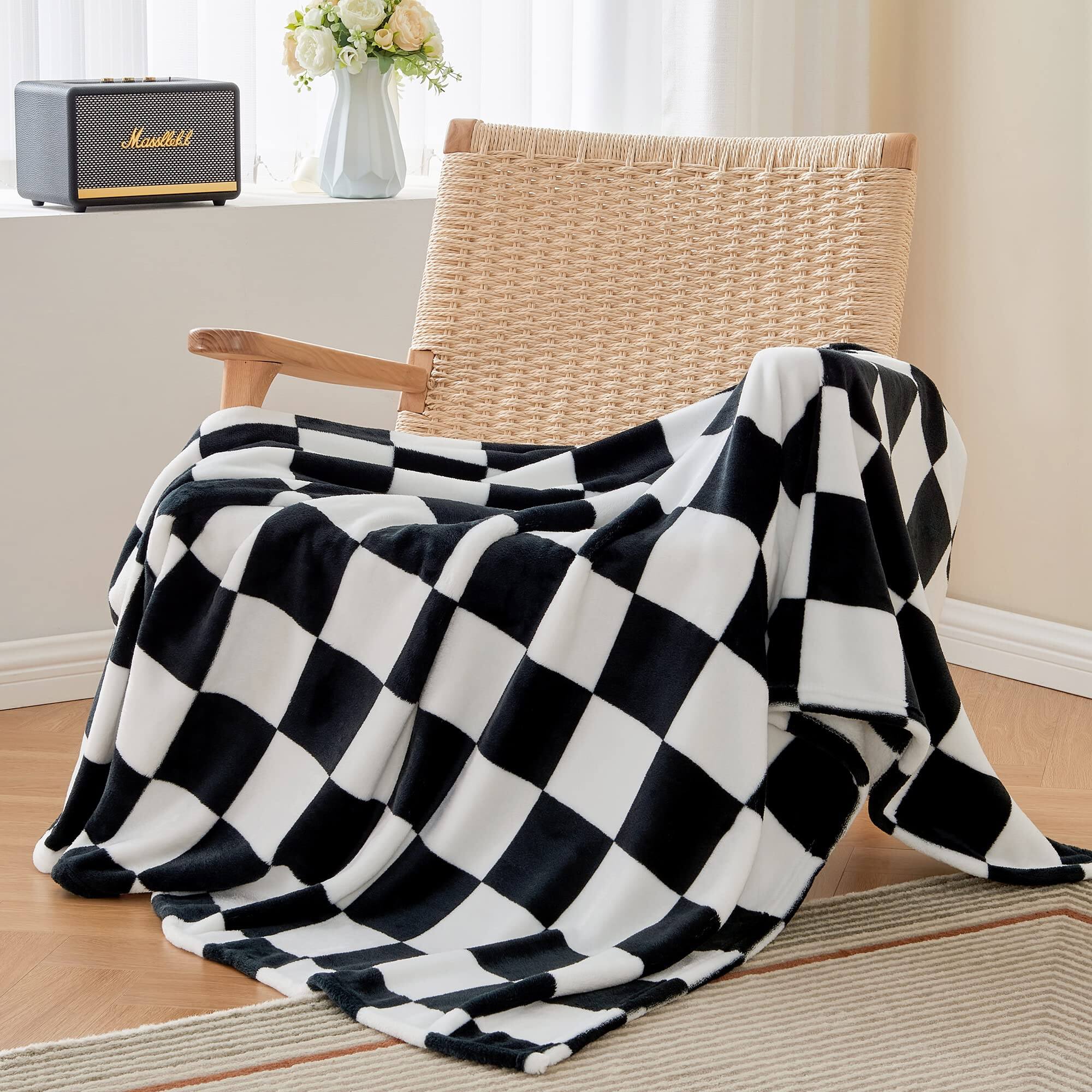 Dapper Styles Checkered Throw Blanket For Couch Soft Cozy Fleece ...