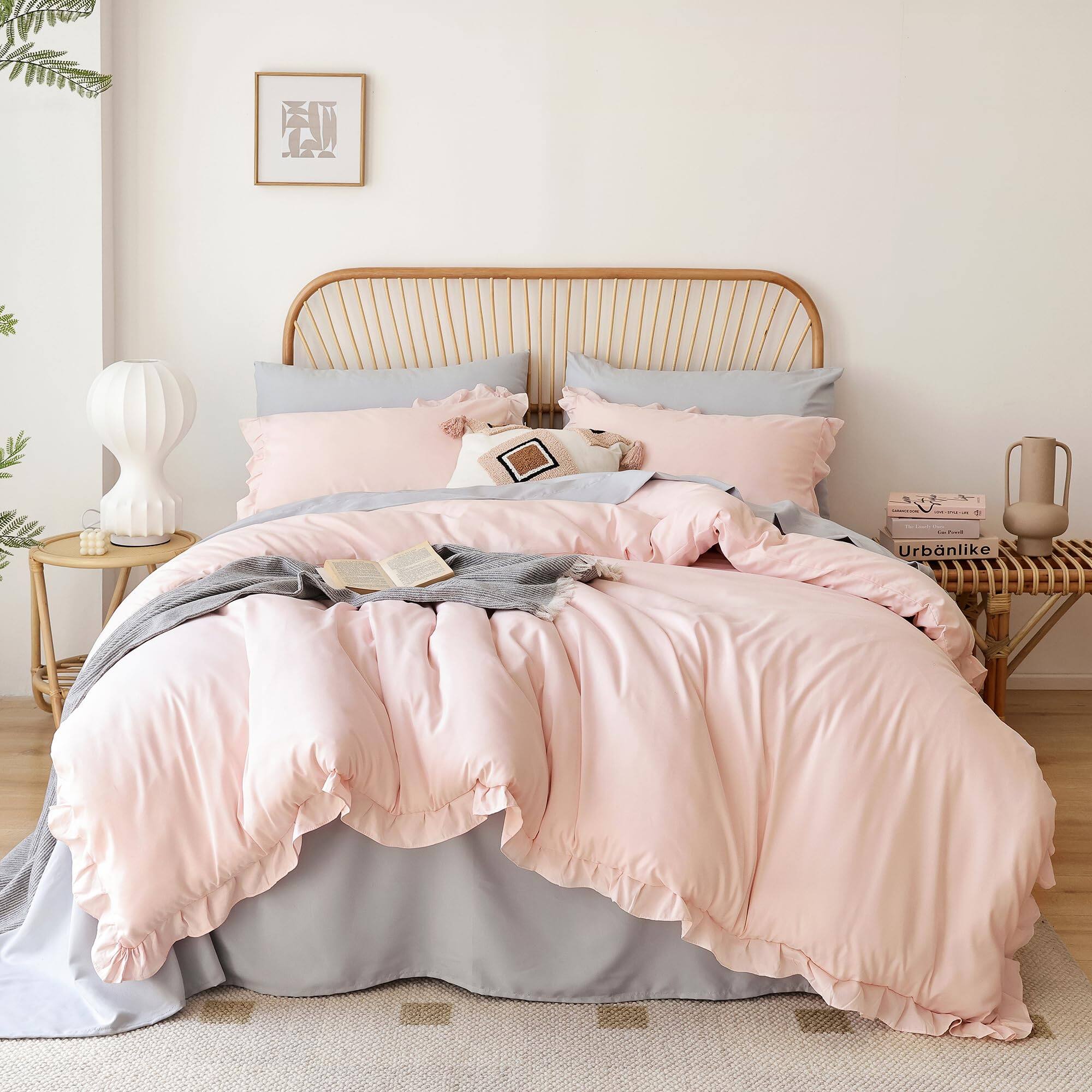 Paradigms Interiors Bedding Set Blush Ruffle omforter And 2 Pillow ...