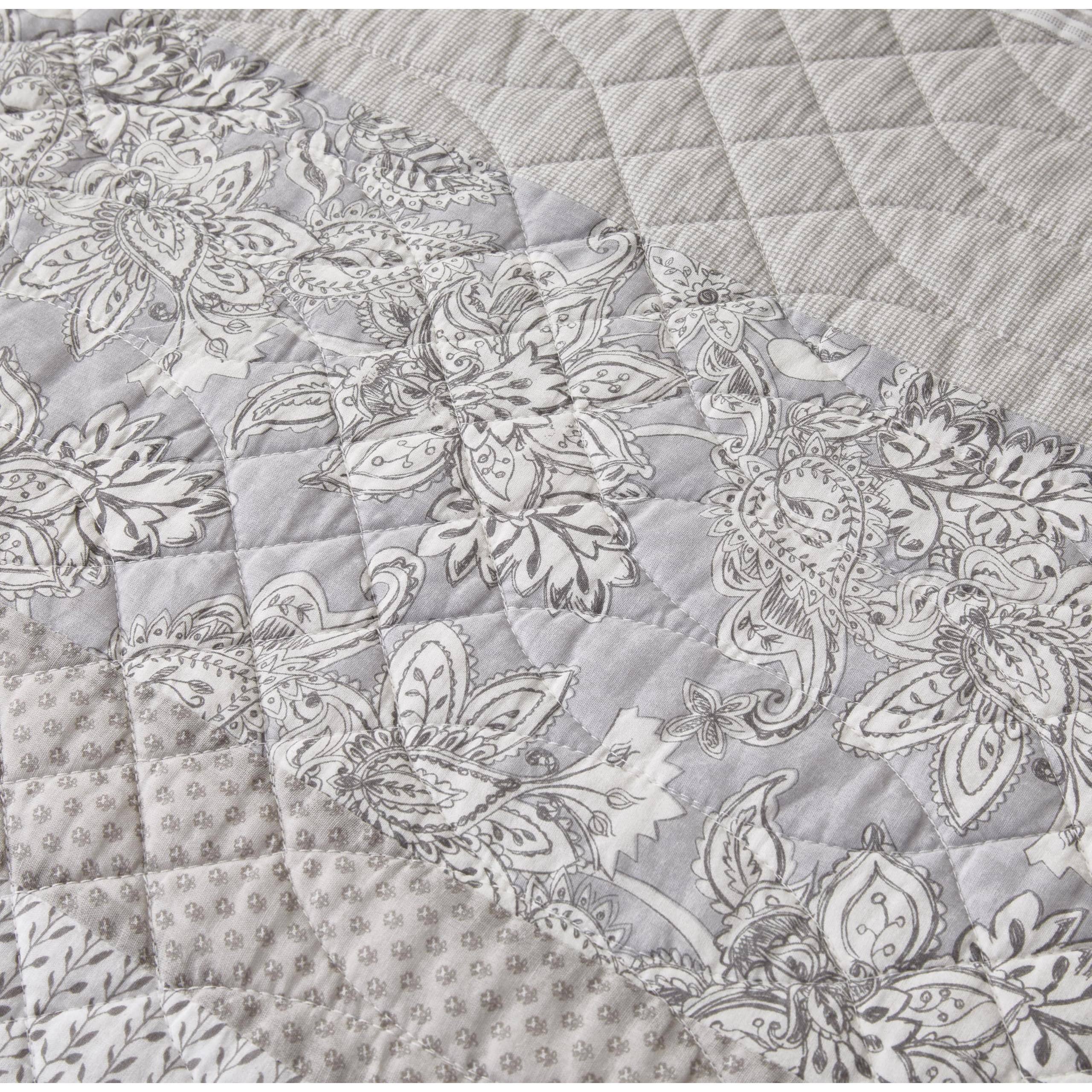 Reds Spade Robyn Neutral Floral Hibiscus Flower Patchwork Striped Quilt ...