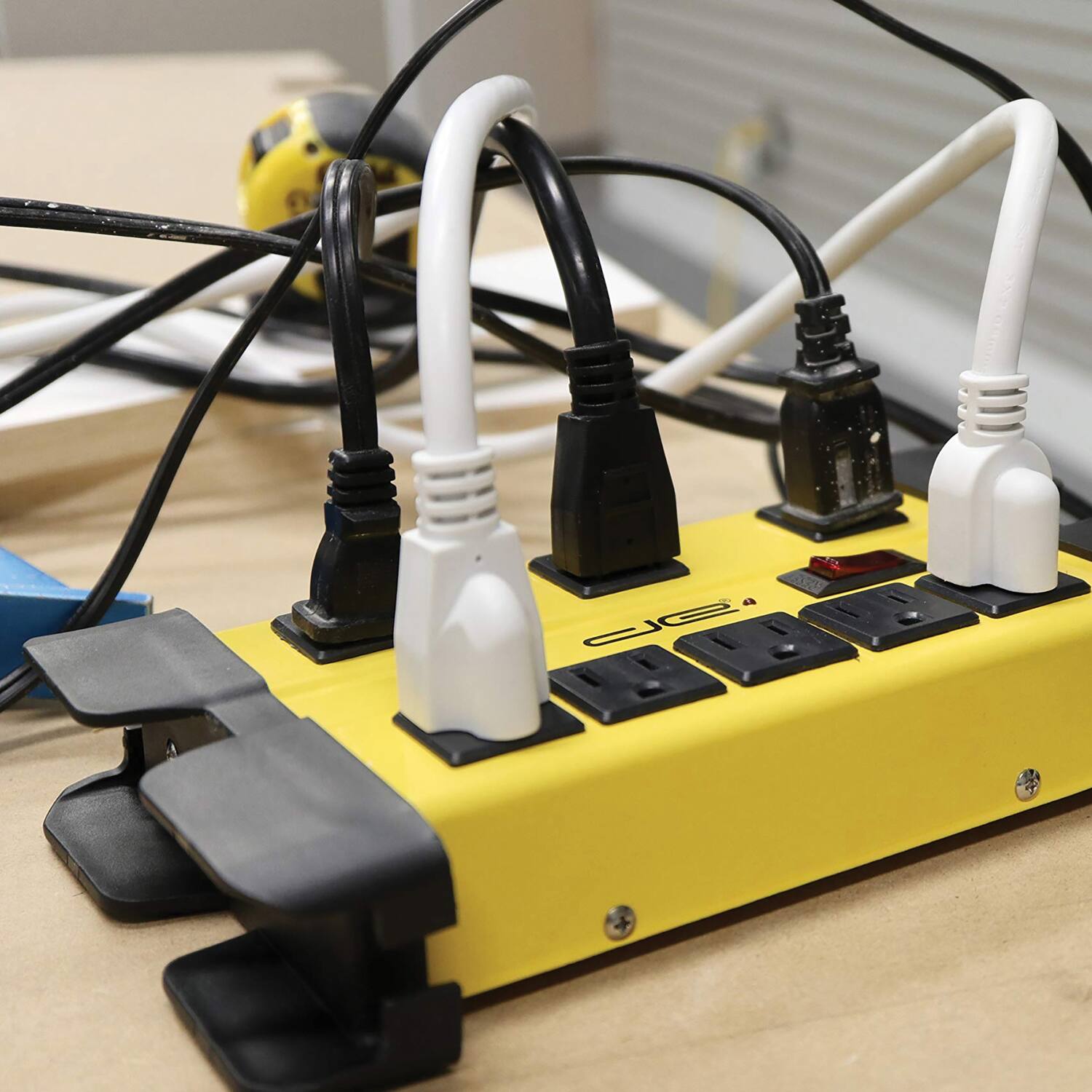 Digital Energy Dss5 1014 ylw 8 outlet Heavy duty Metal Surge Protector ...