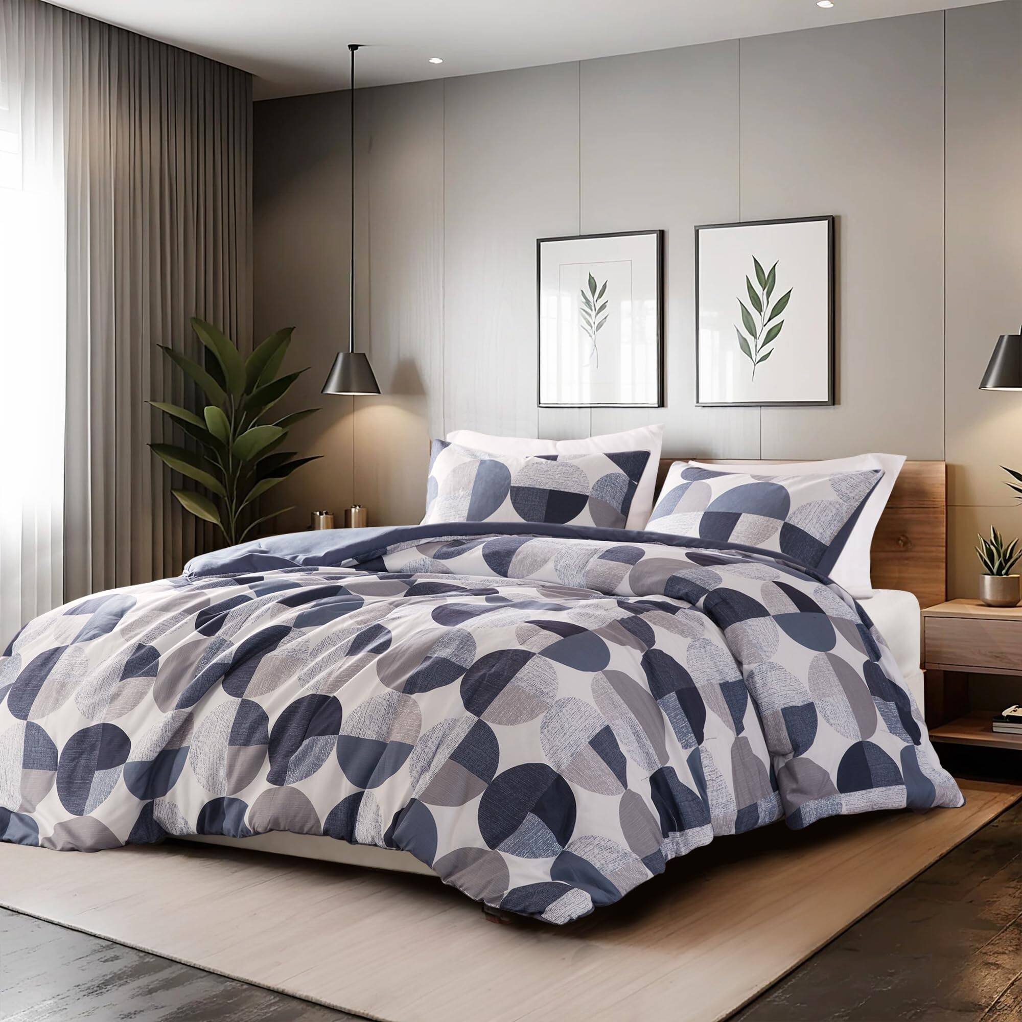 Paradigms Interiors Stylish Three tone Printed Size Comforter Set Bed ...