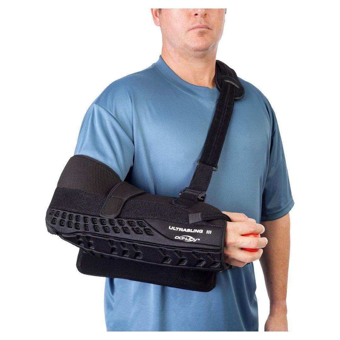 DonJoy UltraSling III Shoulder Support Sling with De Rotation Strap ...