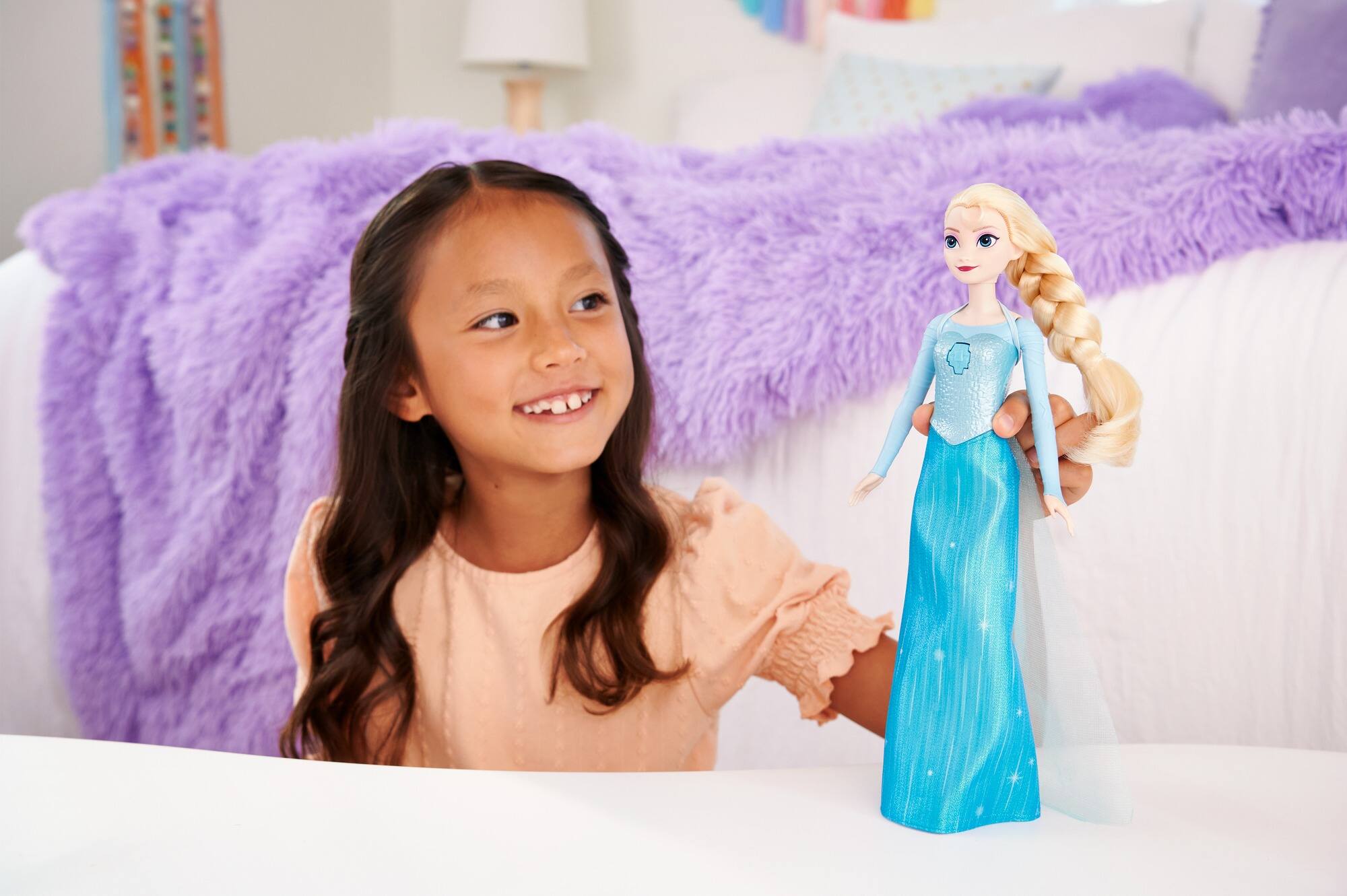 Best Buy: Disney Frozen Singing Anna Doll HLW56