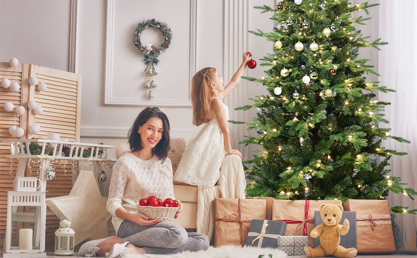 BreeBe 6.5FT PVC+PE Christmas Tree with 350 Warm White UL Lights 2142 ...