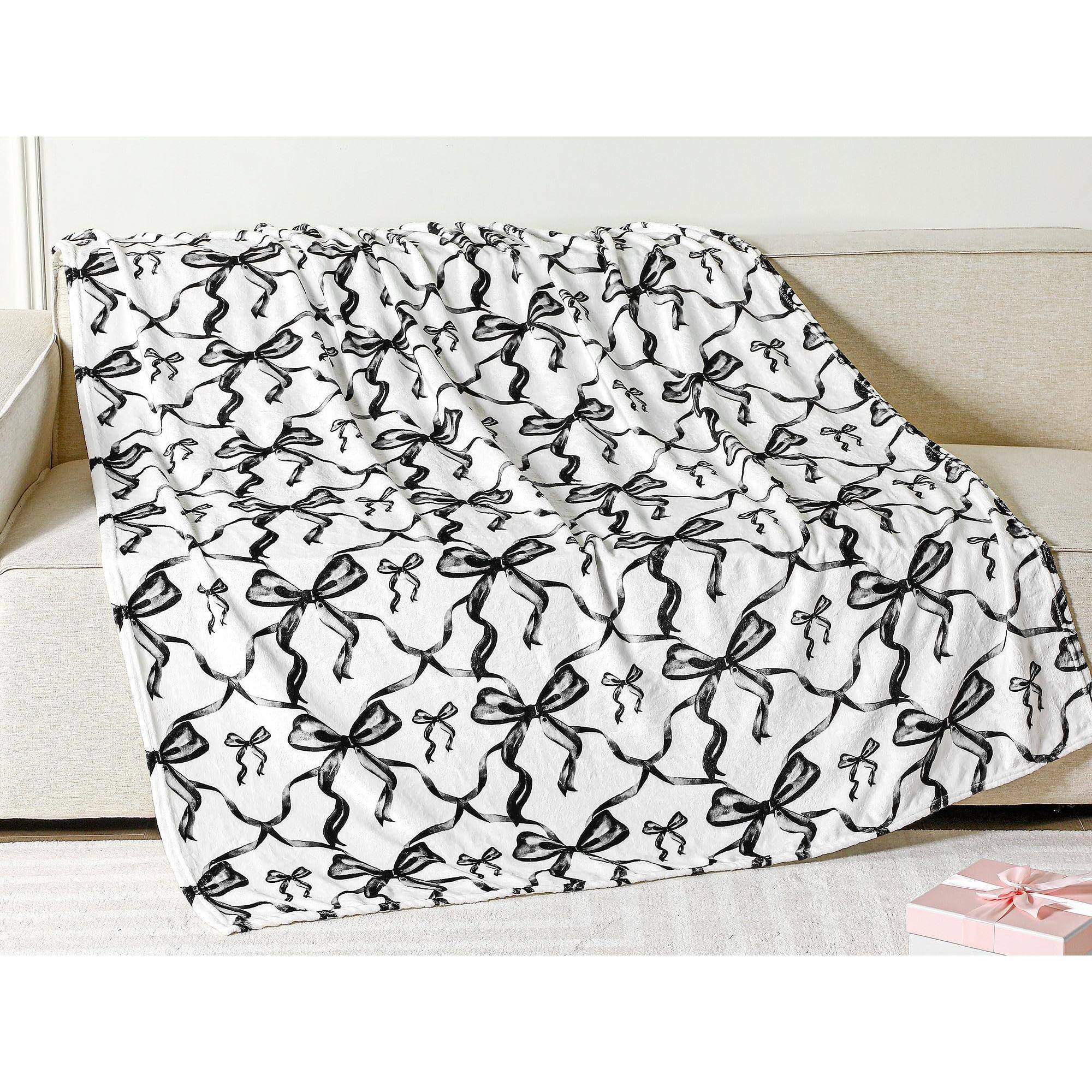 Paradigms Interiors Bow Throw Blanket Preppy Coquette 50 X 60 Flannel ...