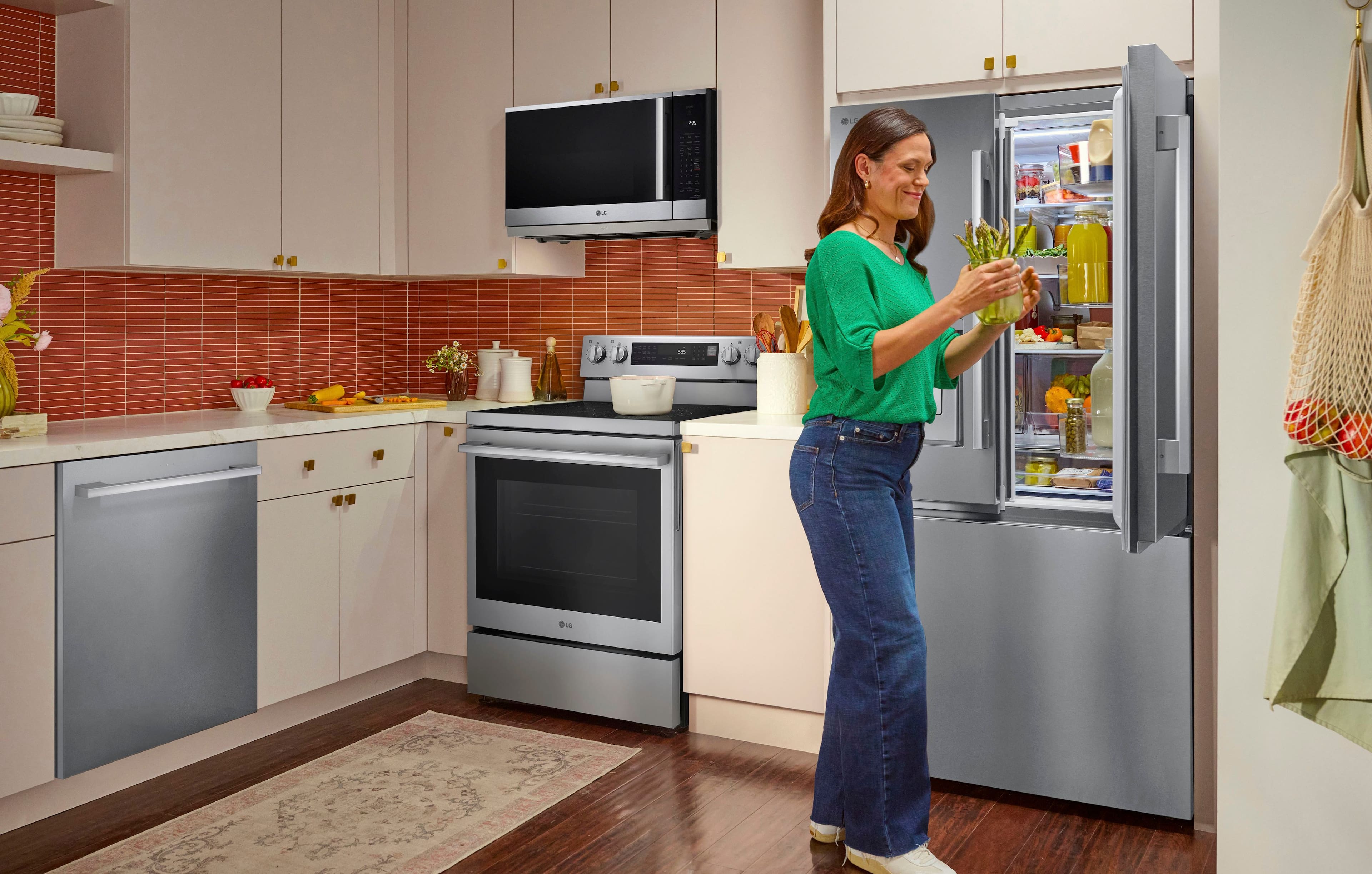 Customer Reviews: LG 6.3 Cu. Ft. Freestanding Electric True Convection Smart Range with Air Fry ...