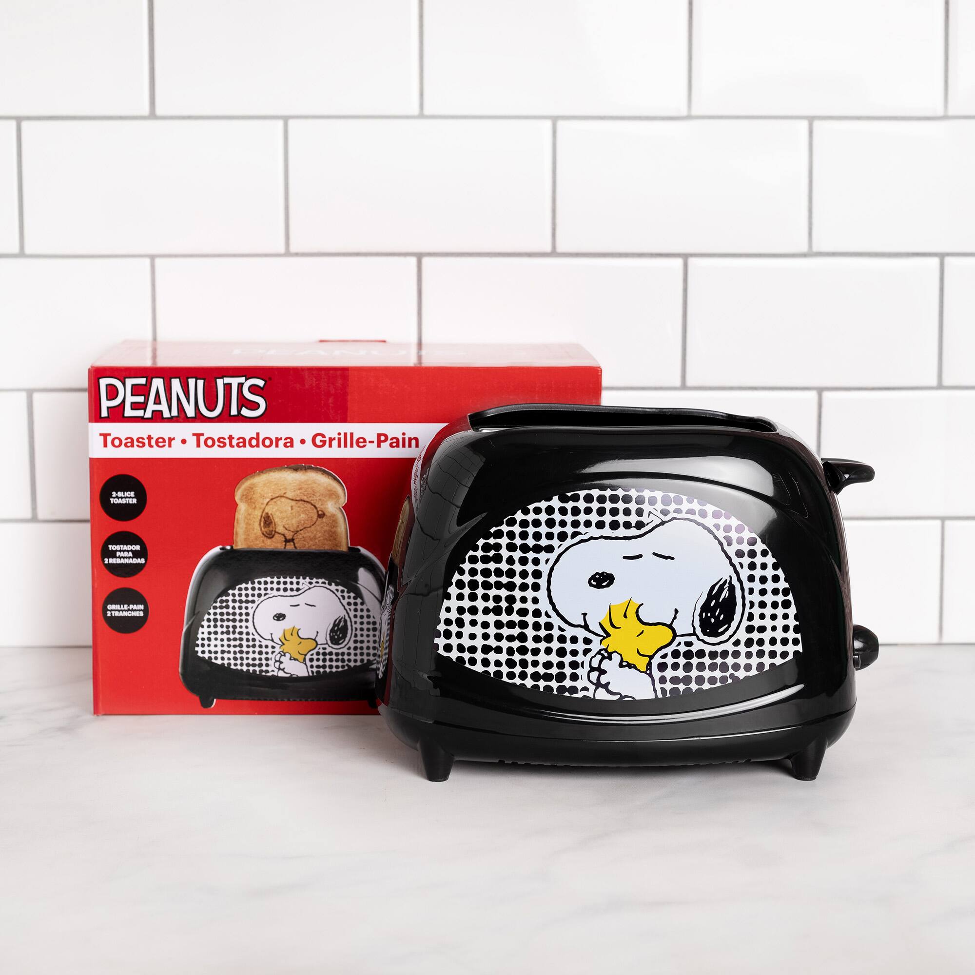 Best Buy: Uncanny Brands Peanuts Snoopy Two-Slice Toaster Black TSTE ...