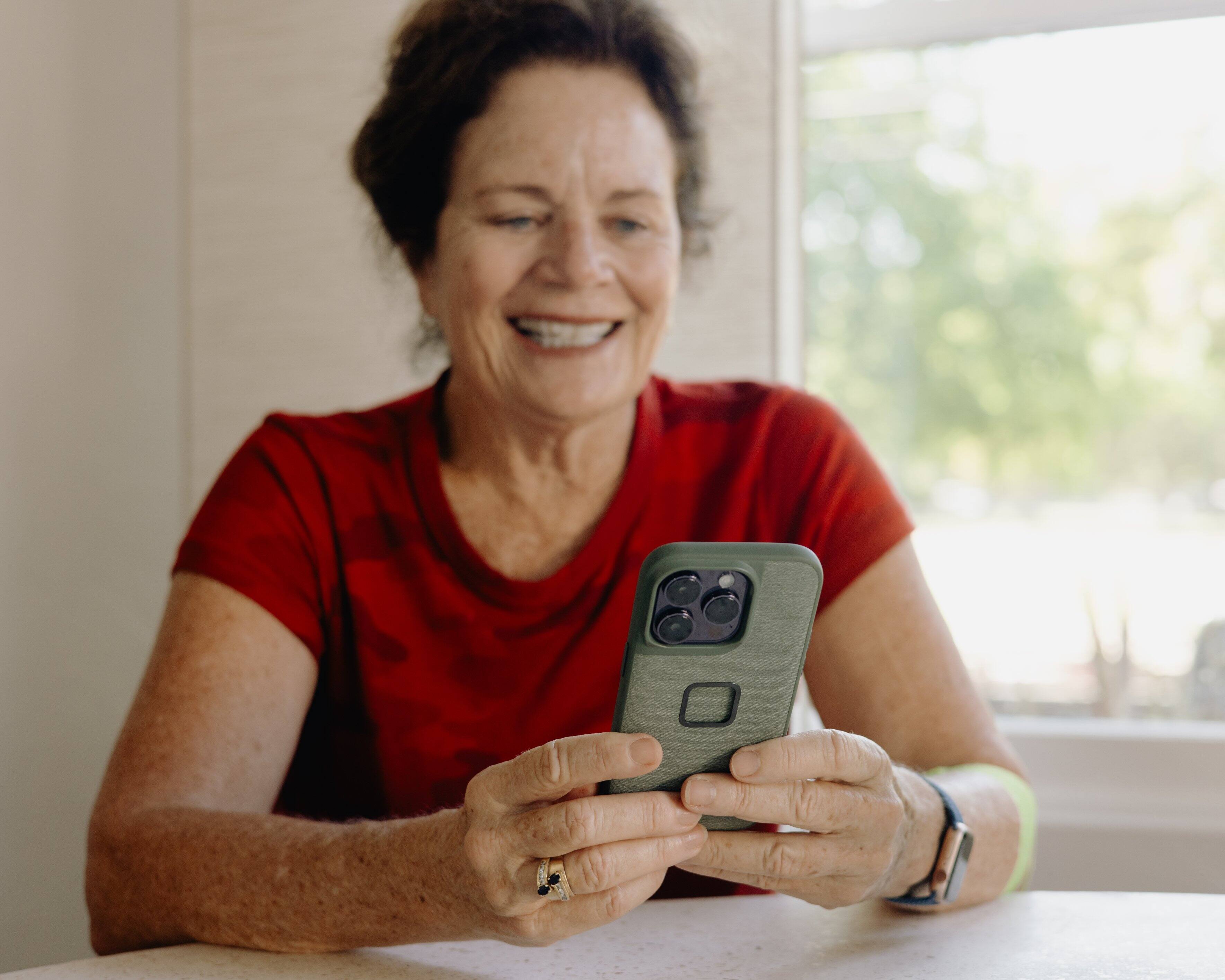 Peak Design Everyday Fabric Case v2 for iPhone 15 Pro Sage M-MC-BK-SG-2 ...