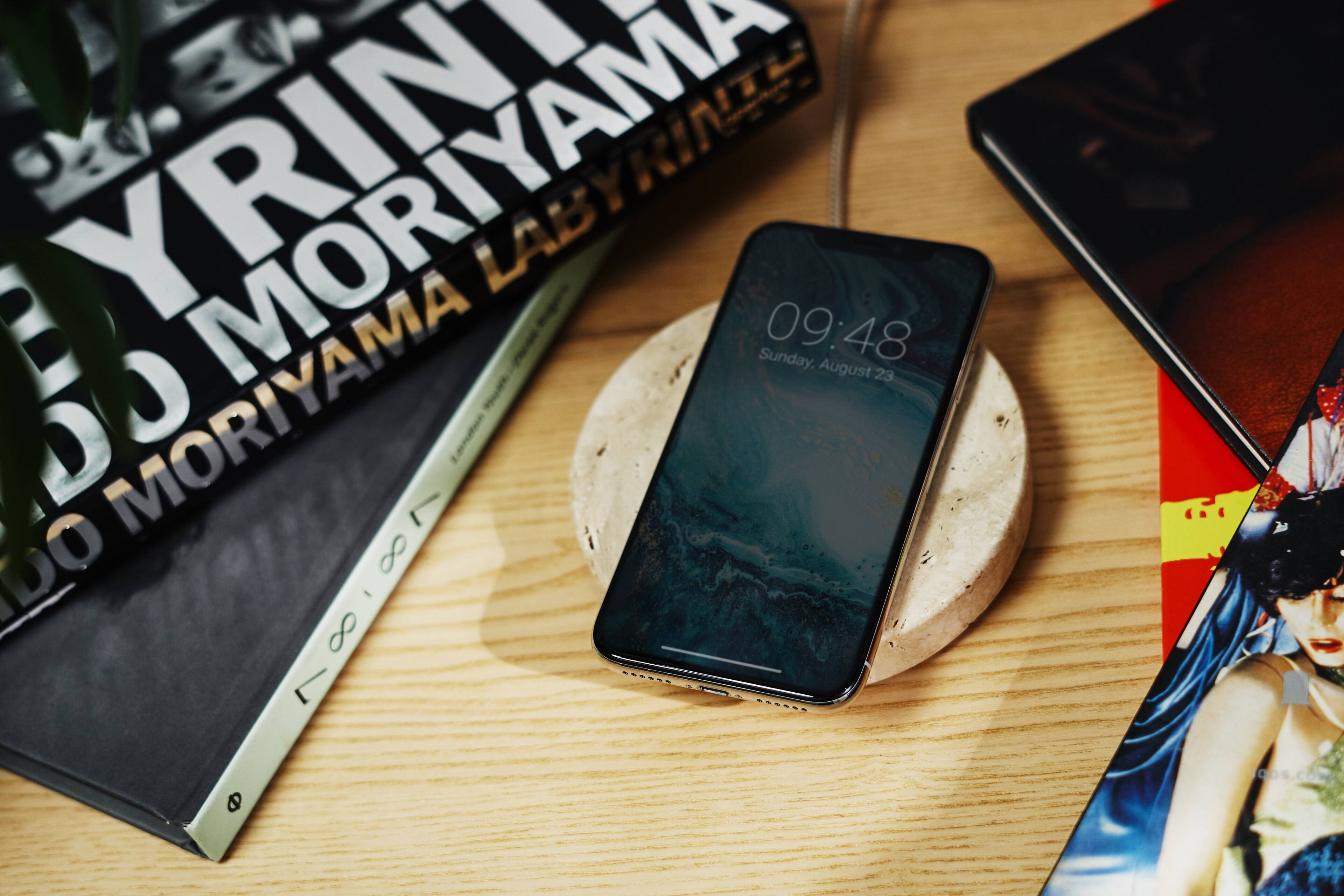 Customer Reviews: Einova Eggtronic Stone 10W Wireless Charging Pad for ...