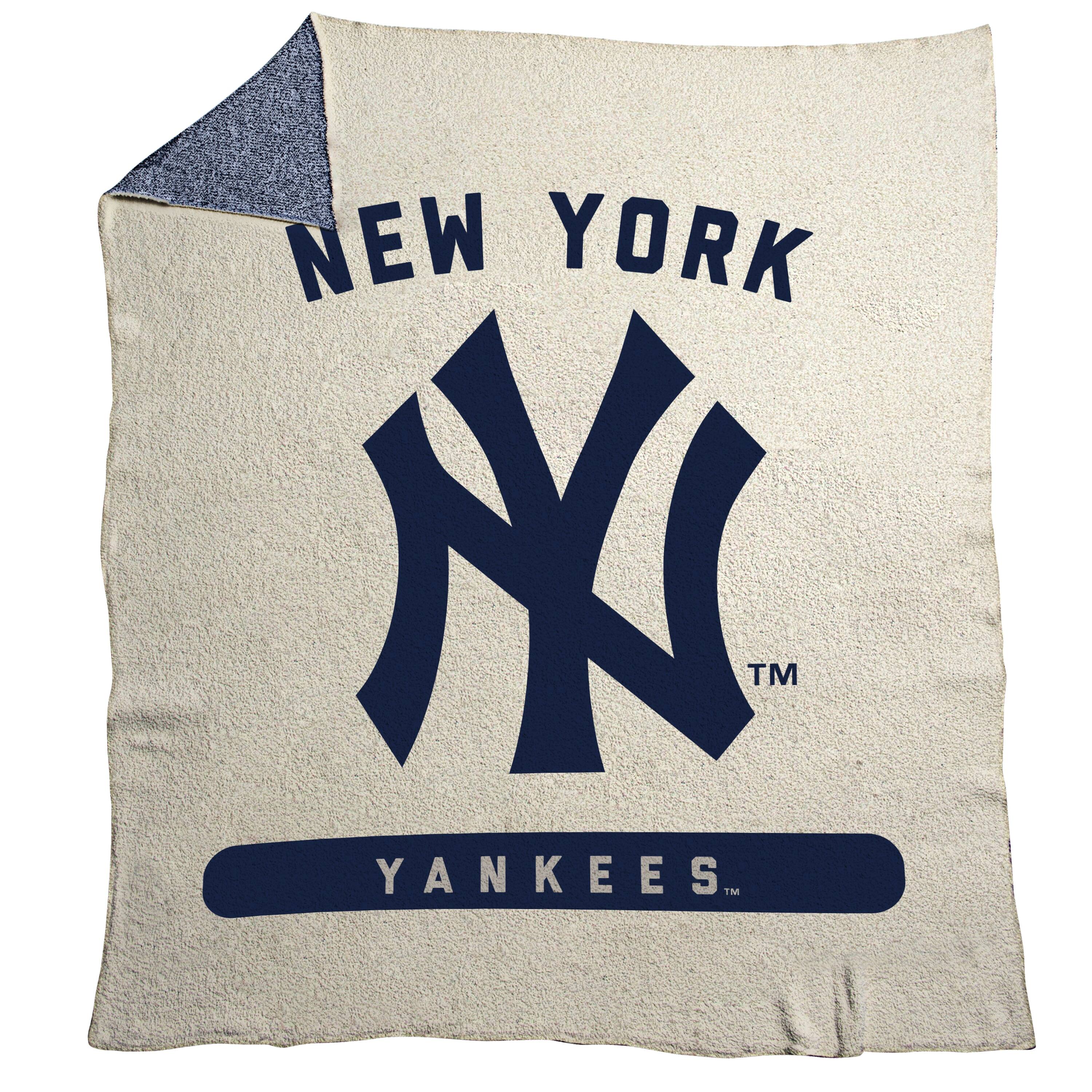 Logo Brands New York Yankees 50" x 60" Luxe Dreams Throw Blanket ...