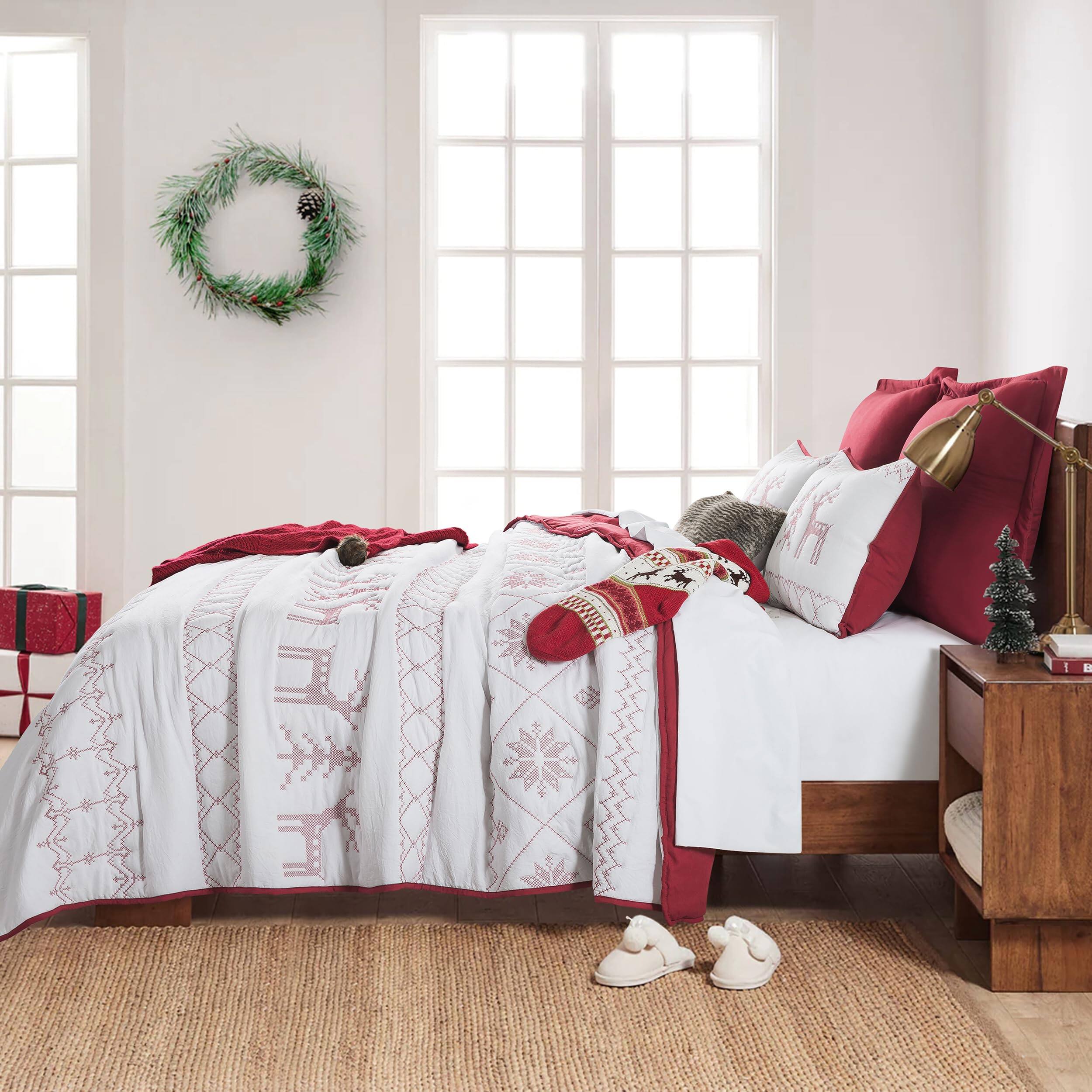 Paradigms Interiors Christmas California Size Quilt Bedding Sets With ...