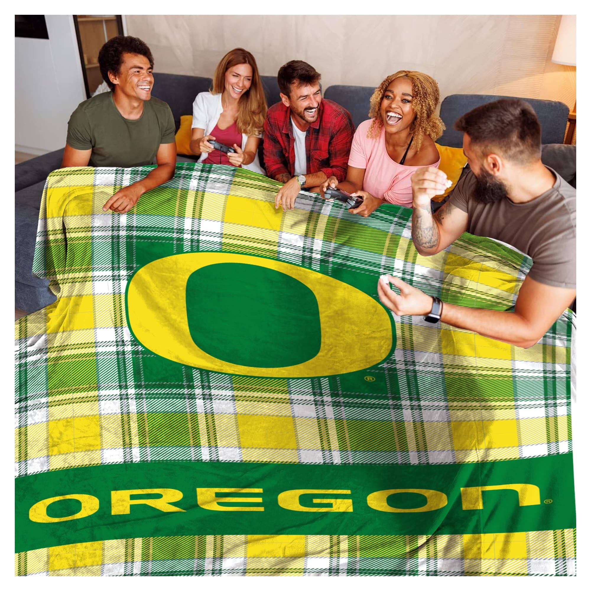 Pegasus Oregon Ducks 66" x 95" Oversized Plaid FAN mily Ultra Cozy ...