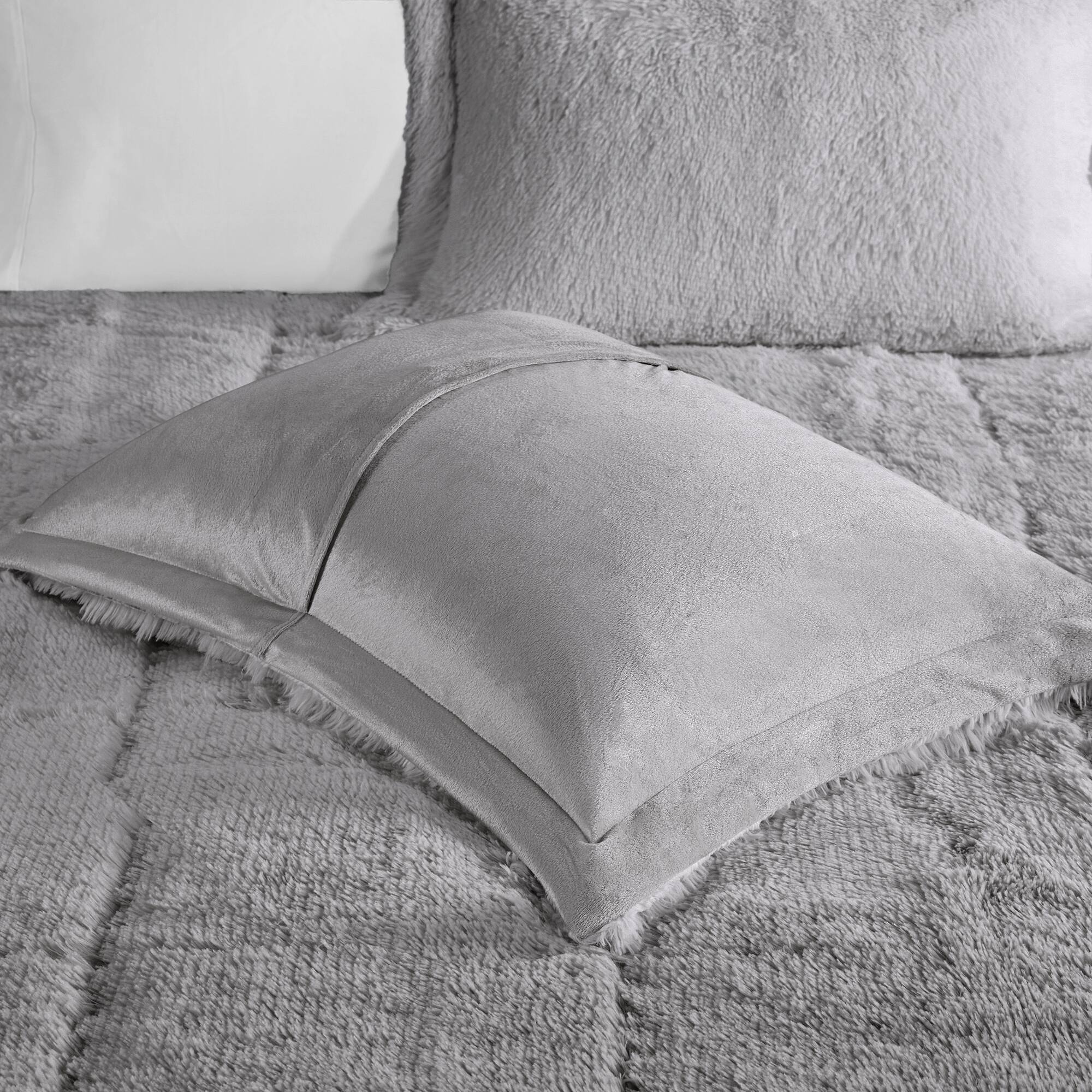 Gracie Mills Ethel Faux Fur Ombre Shag Comforter Set Gray 8412-01DI ...