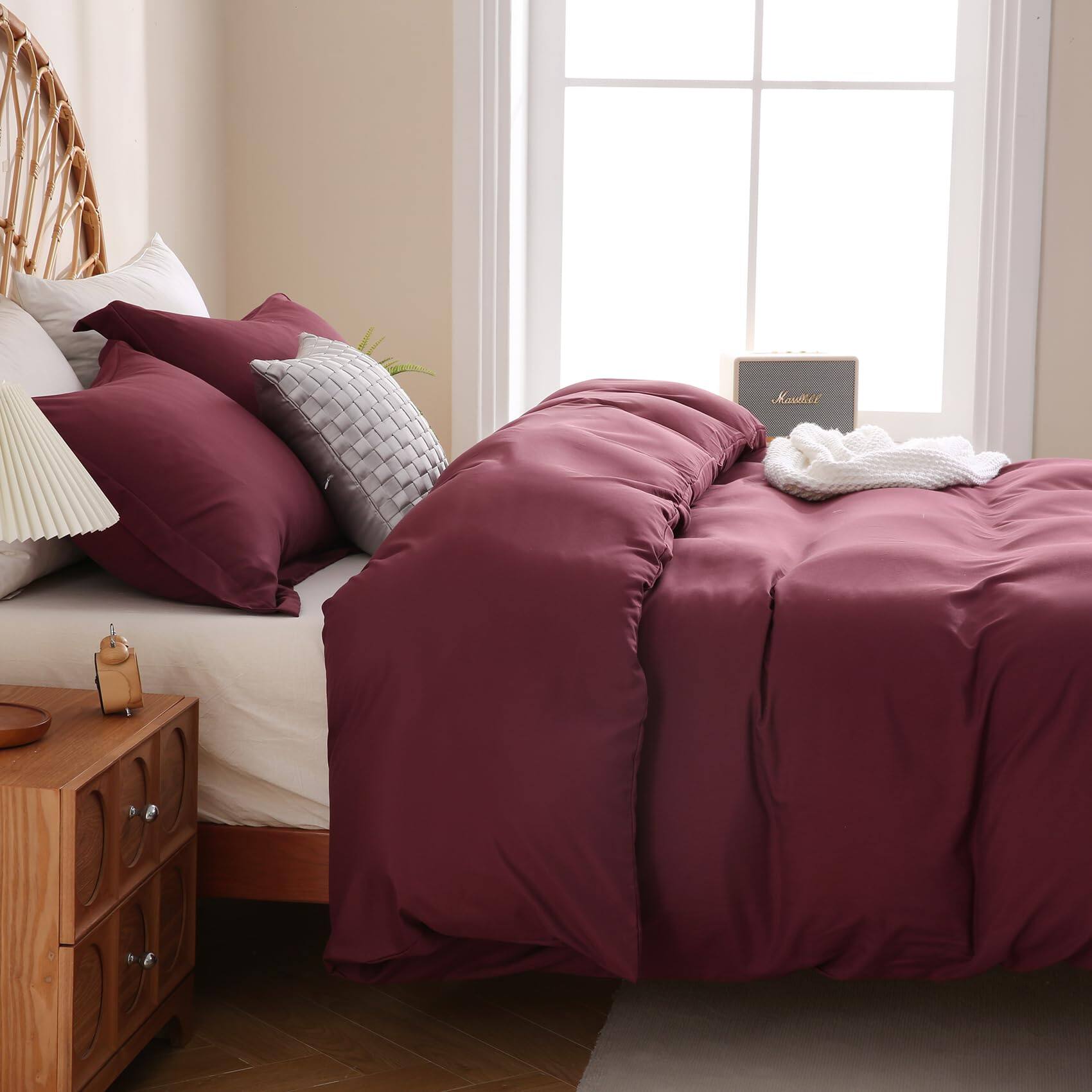 Paradigms Interiors Burgundy Duvet Cover Set Size 3 Piece With Pillow ...
