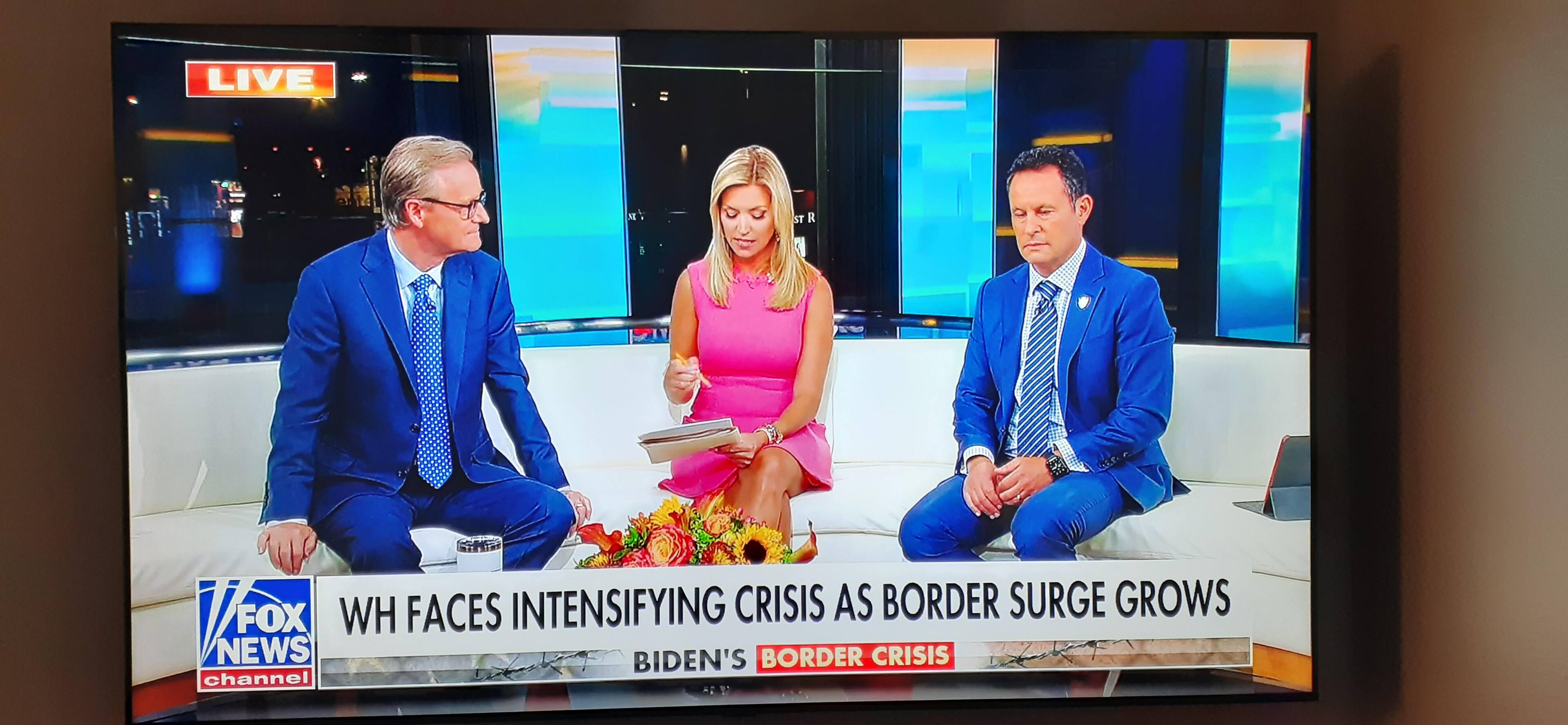 Best Buy: Samsung 70” Class 7 Series LED 4K UHD Smart Tizen TV ...