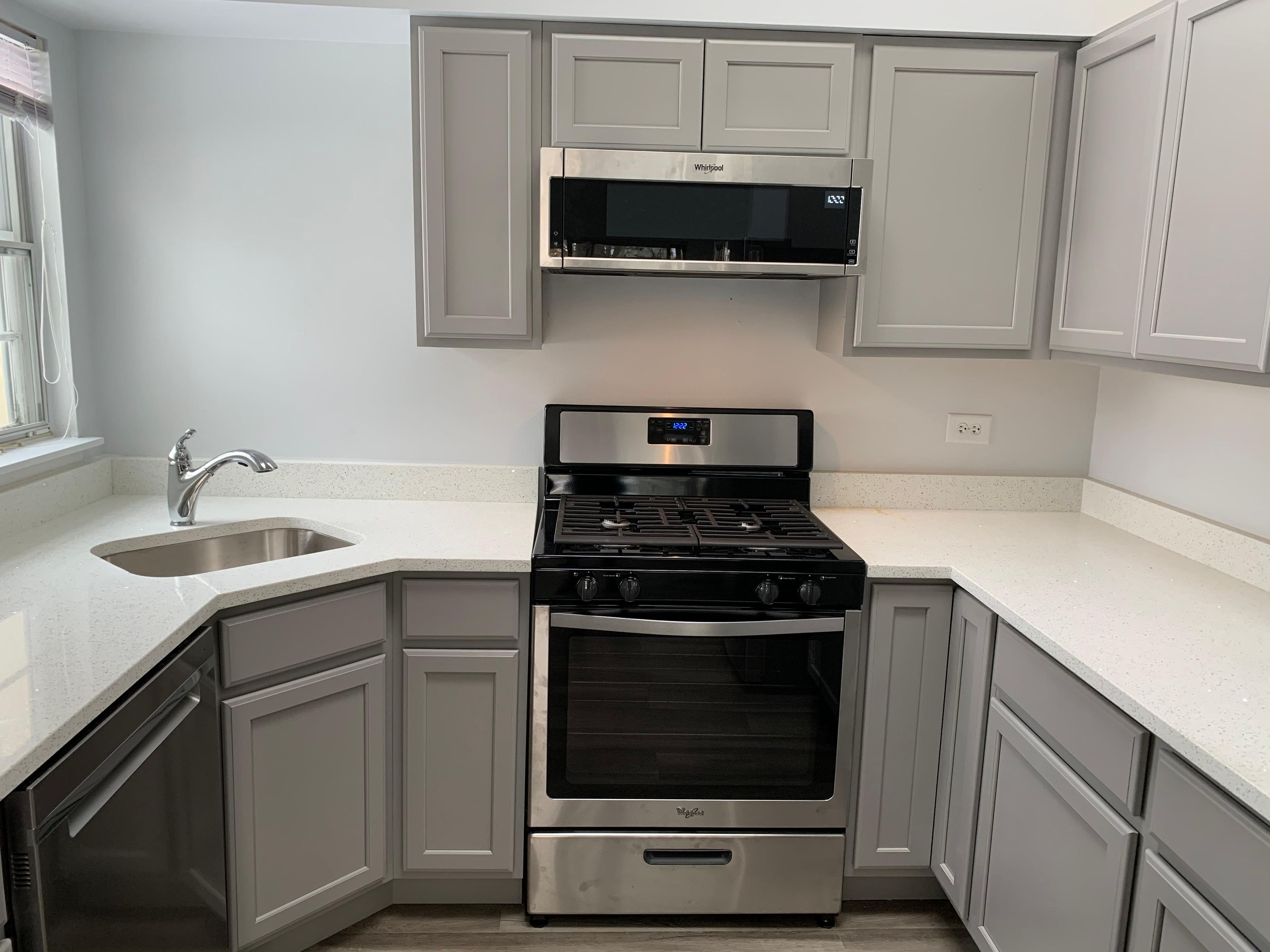 Best Buy: Whirlpool 5.1 Cu. Ft. Freestanding Gas Range Black WFG320M0BB