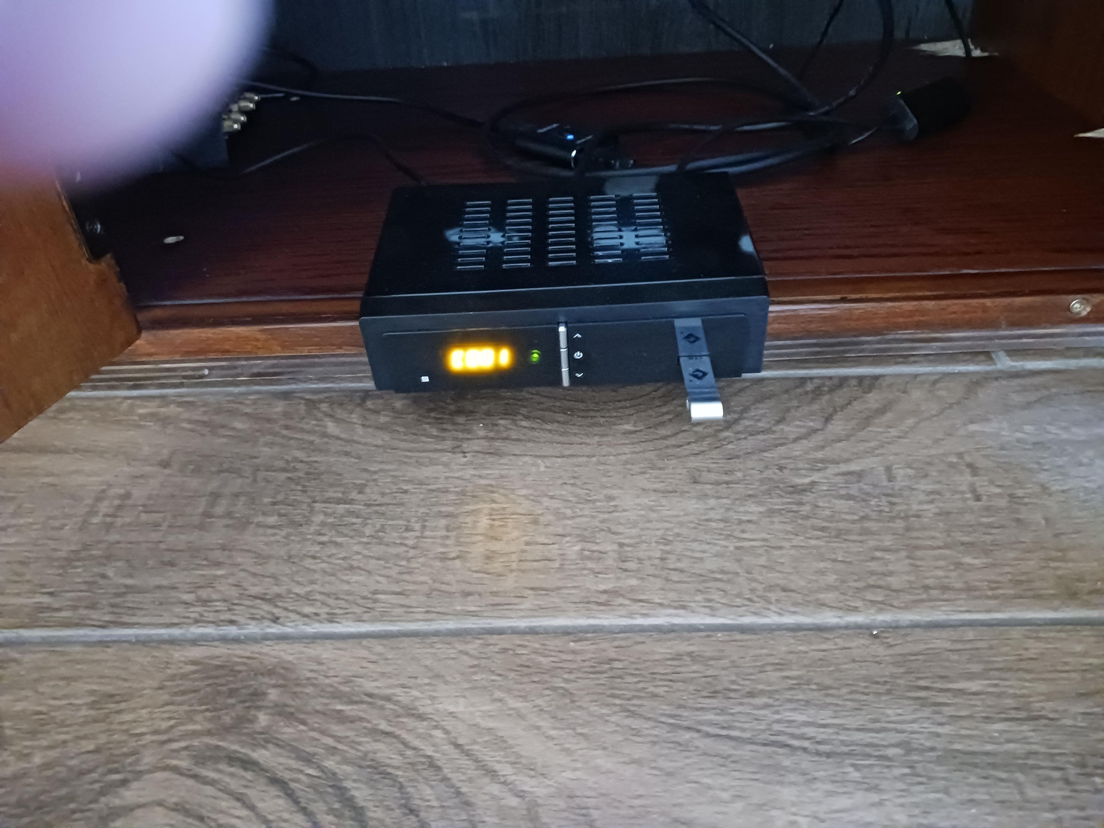 Customer Reviews: Aluratek Digital TV Converter Box with Digital Video ...