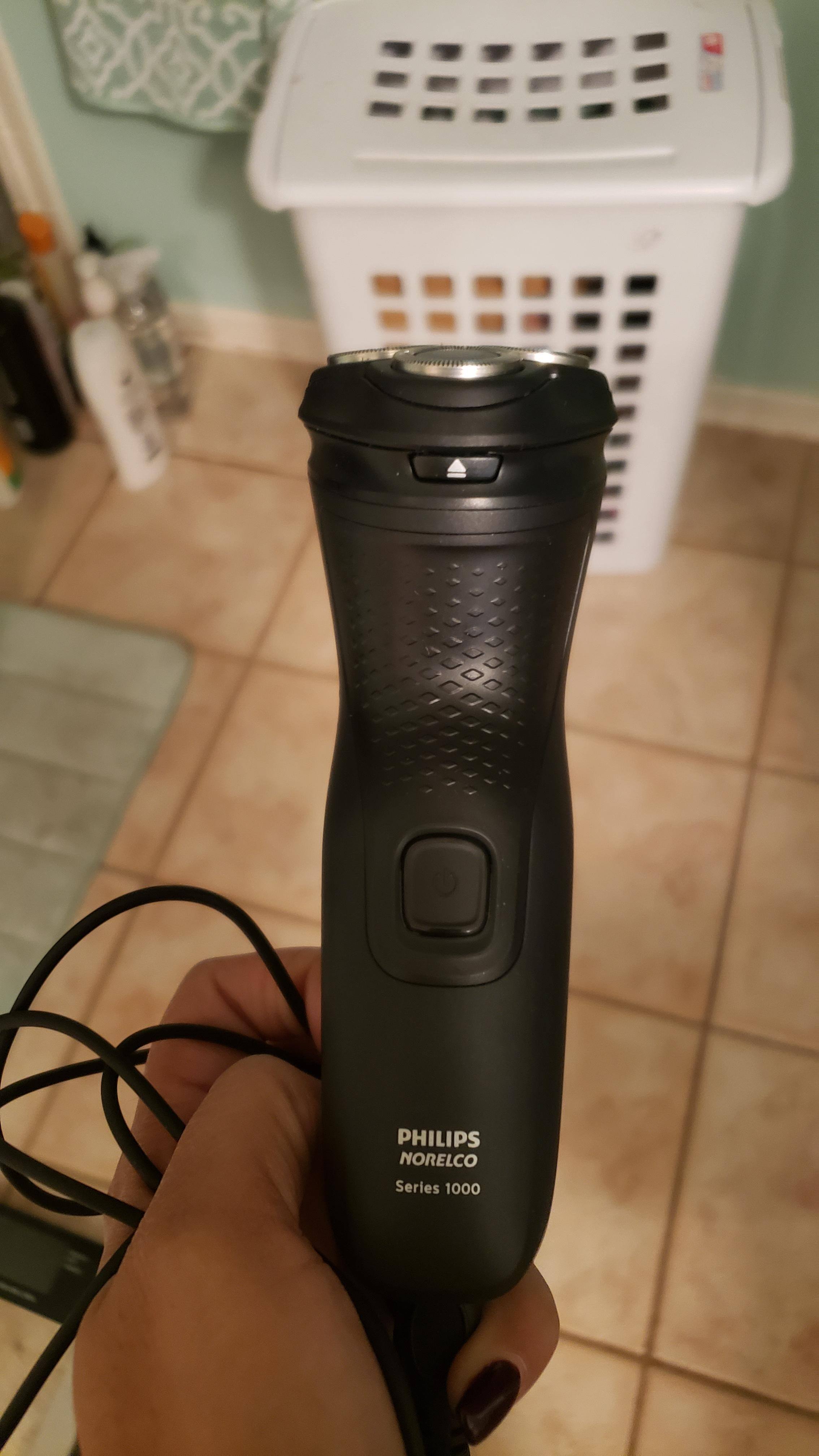 Philips Norelco 1100 series Electric Shaver Deep Black S1015/81US ...