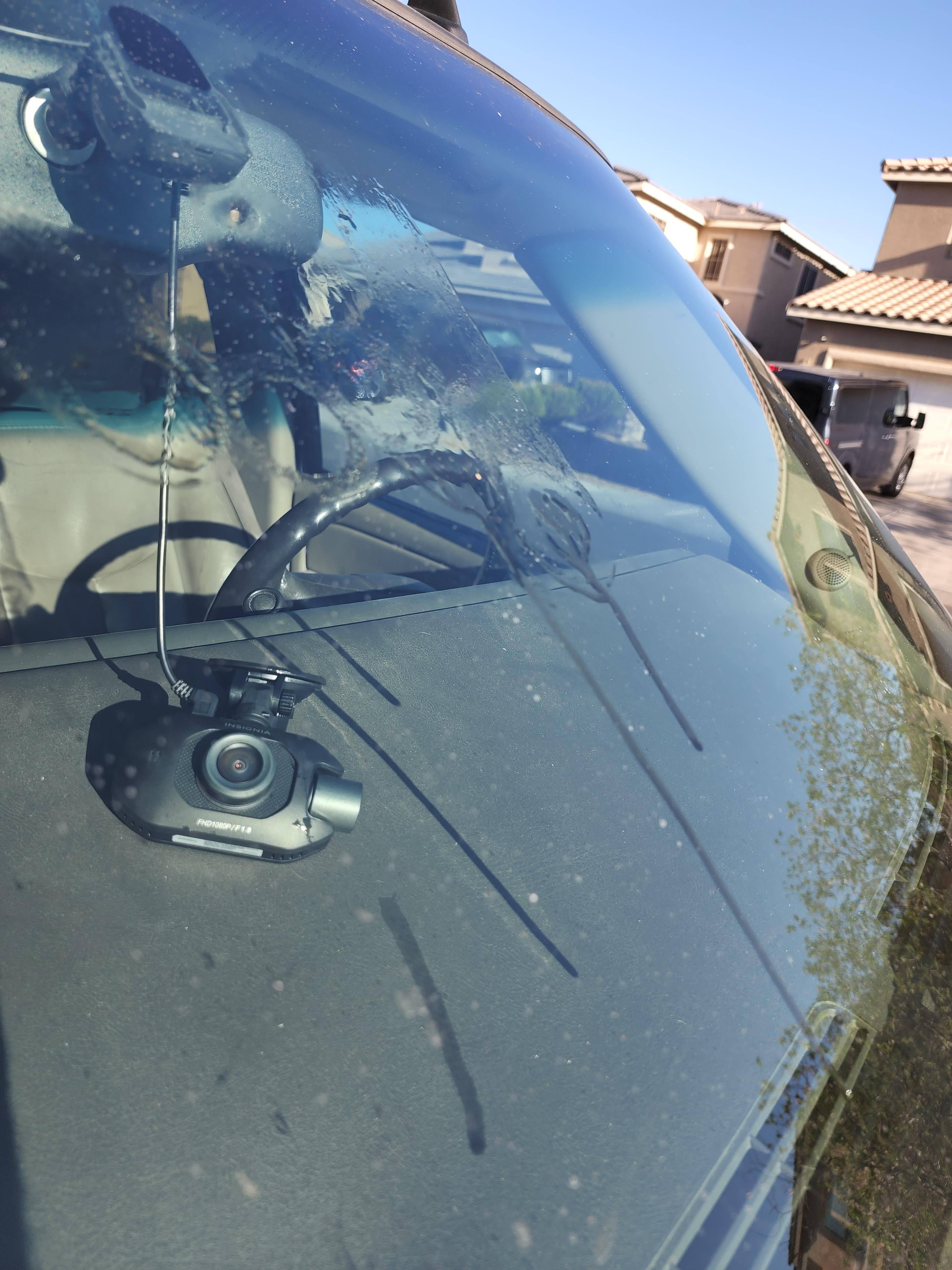 Insignia™ Front and Rear-Facing Camera Dash Cam Black NS-DCDCHH2 - Best Buy