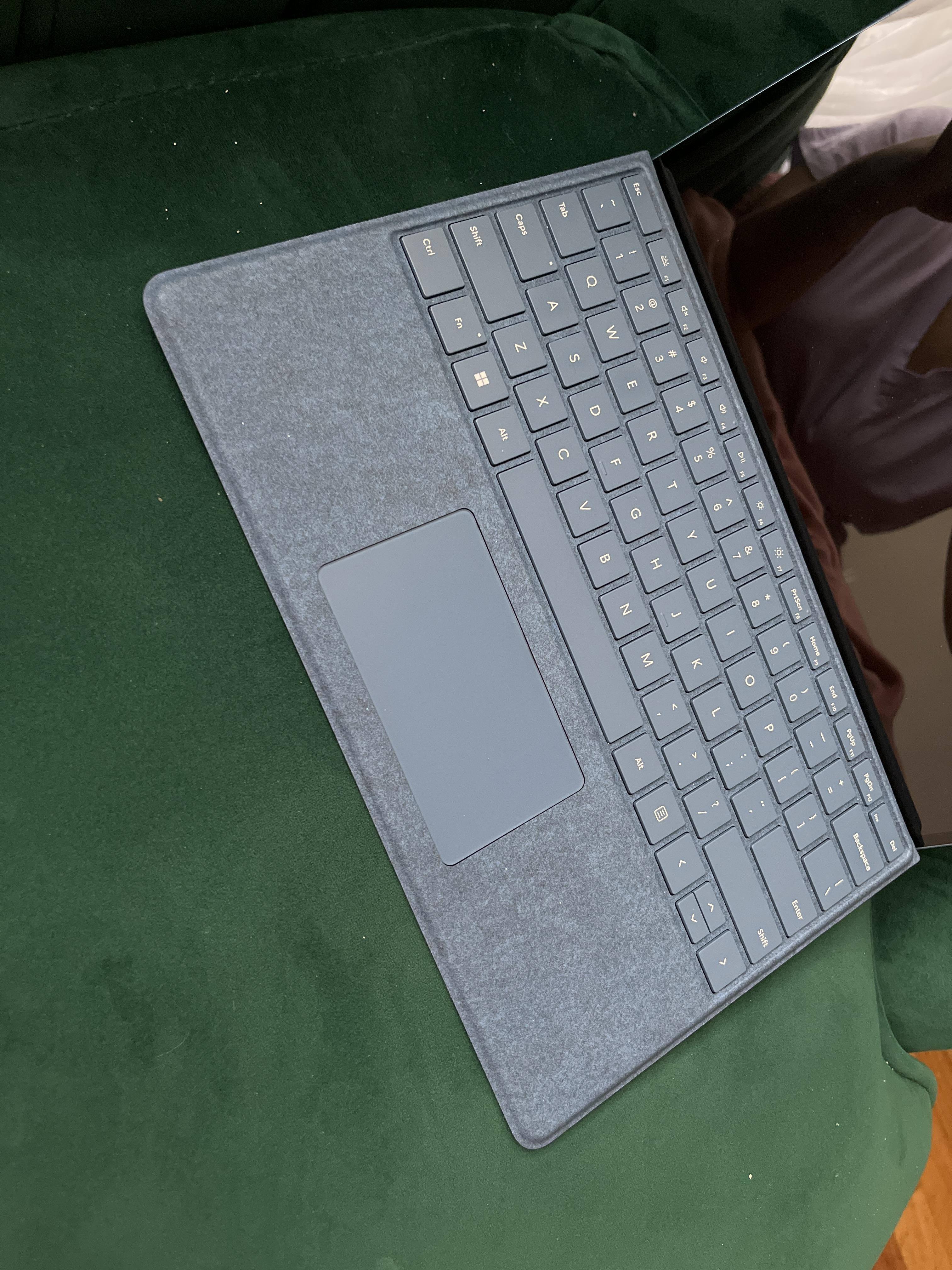 Microsoft Surface Pro Signature Keyboard for Pro X, Pro 8 and Pro 9 ...