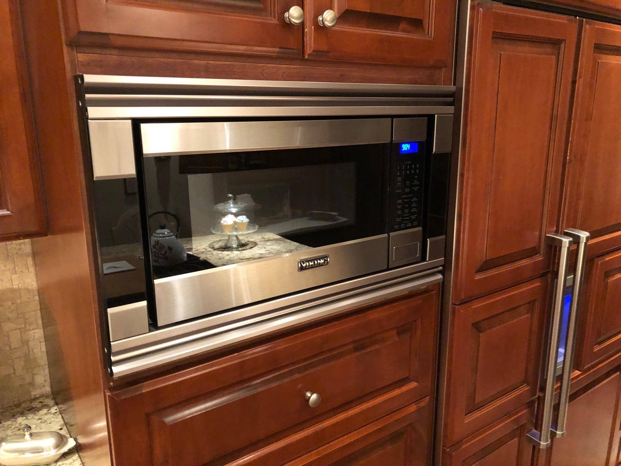 Customer Reviews: Viking 2.0 Cu. Ft. Family-Size Microwave Stainless ...