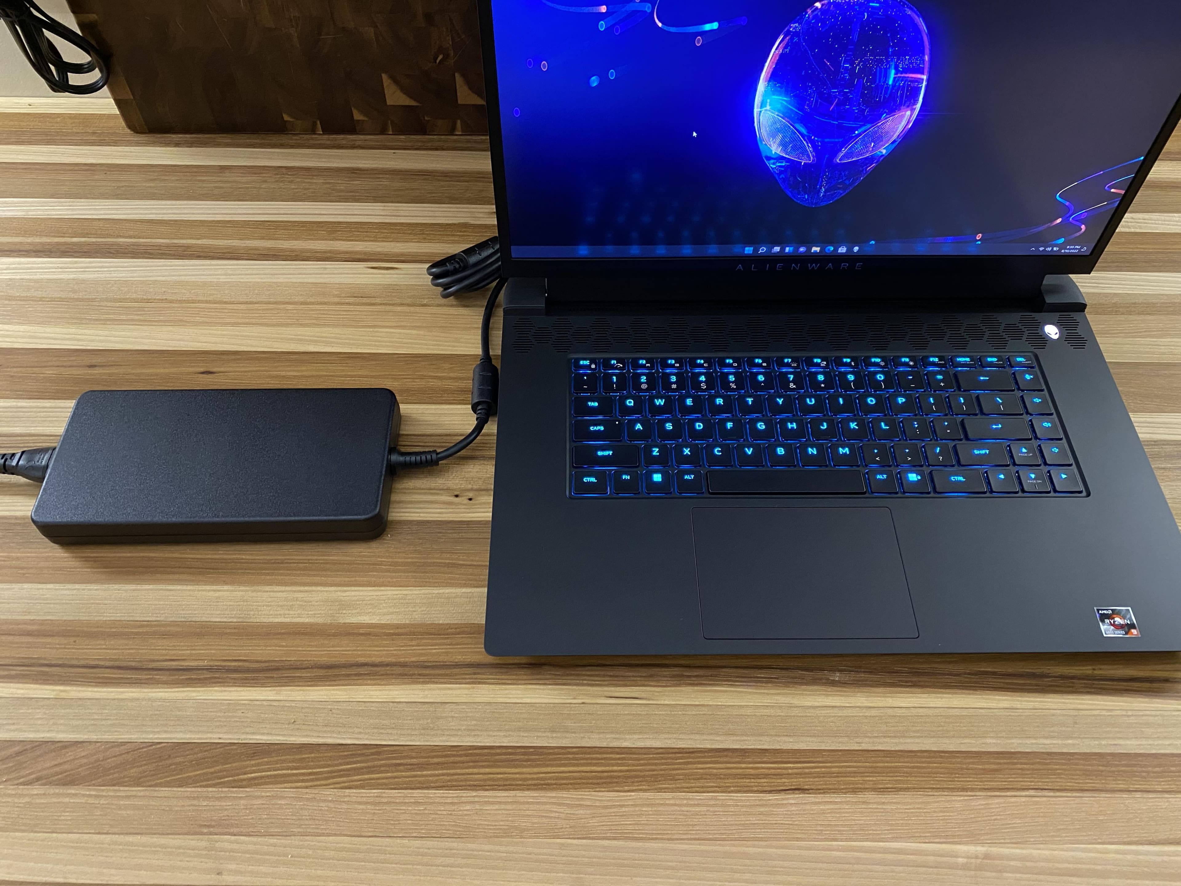 Best Buy: Alienware m17 R5 17.3" 360Hz FHD Gaming Laptop AMD Ryzen 9 ...