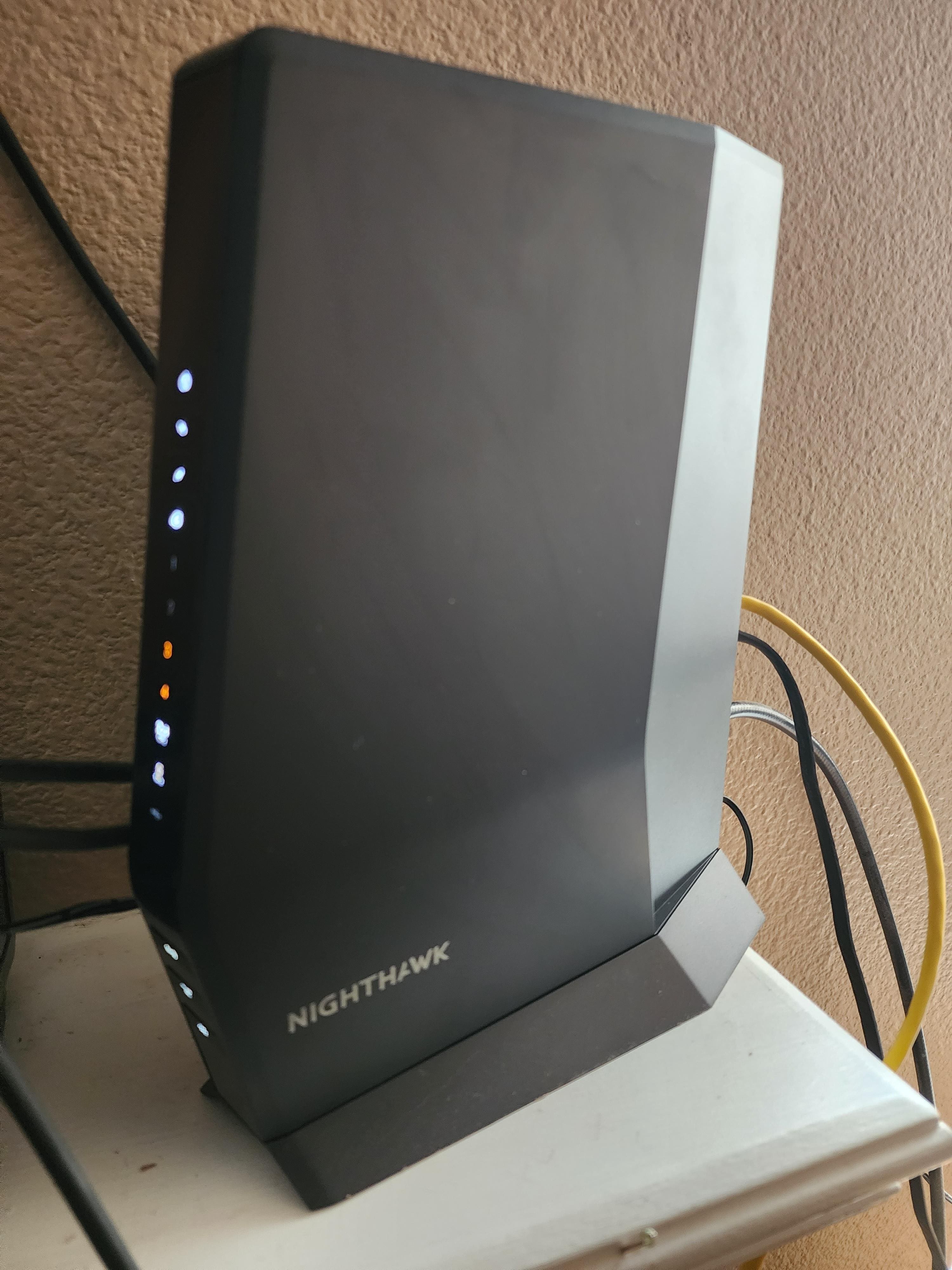 Customer Reviews: NETGEAR Nighthawk AX2700 Router with 32 x 8 DOCSIS 3. ...