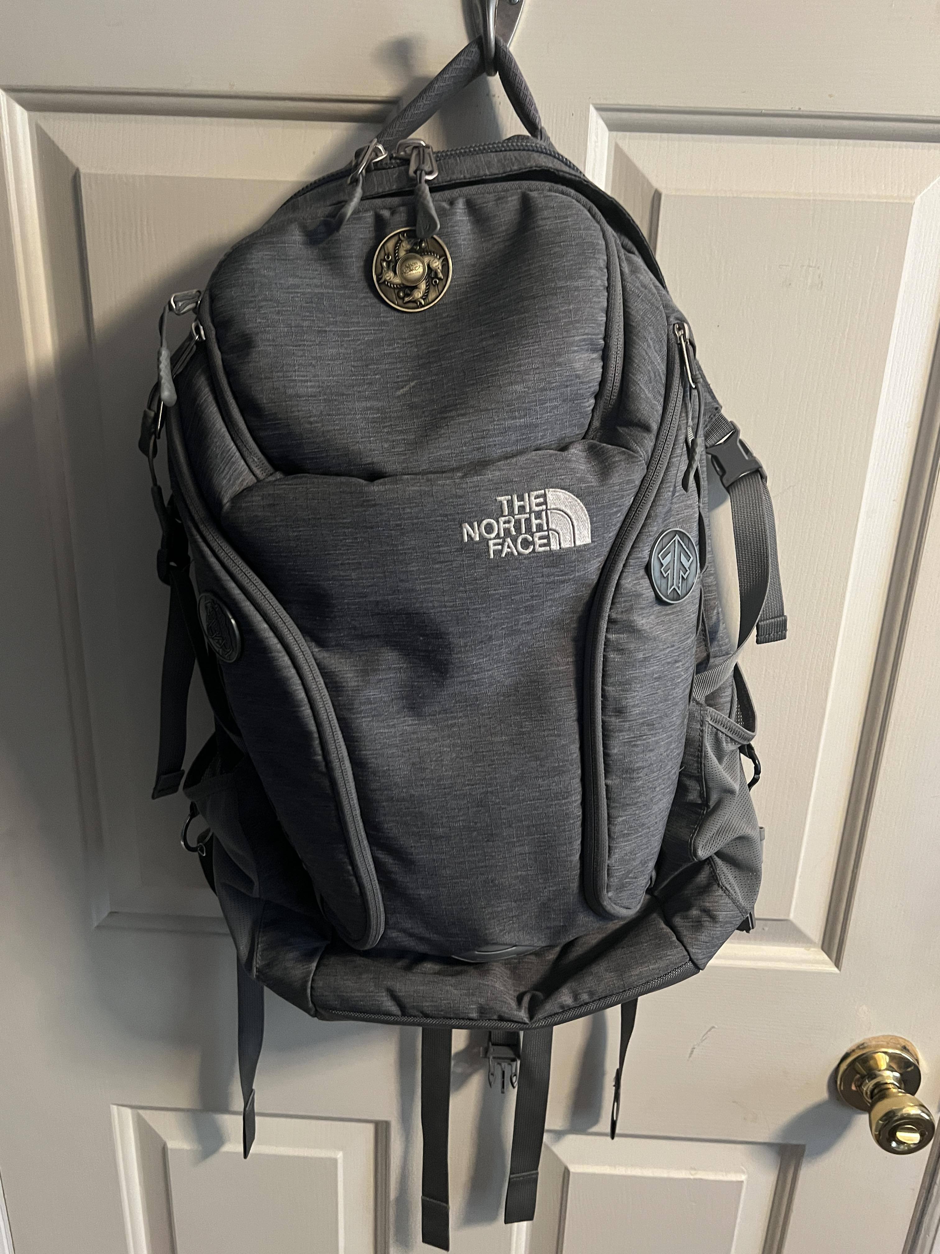 Best Buy: The North Face Mainframe Laptop Backpack Dark Gray Heather ...