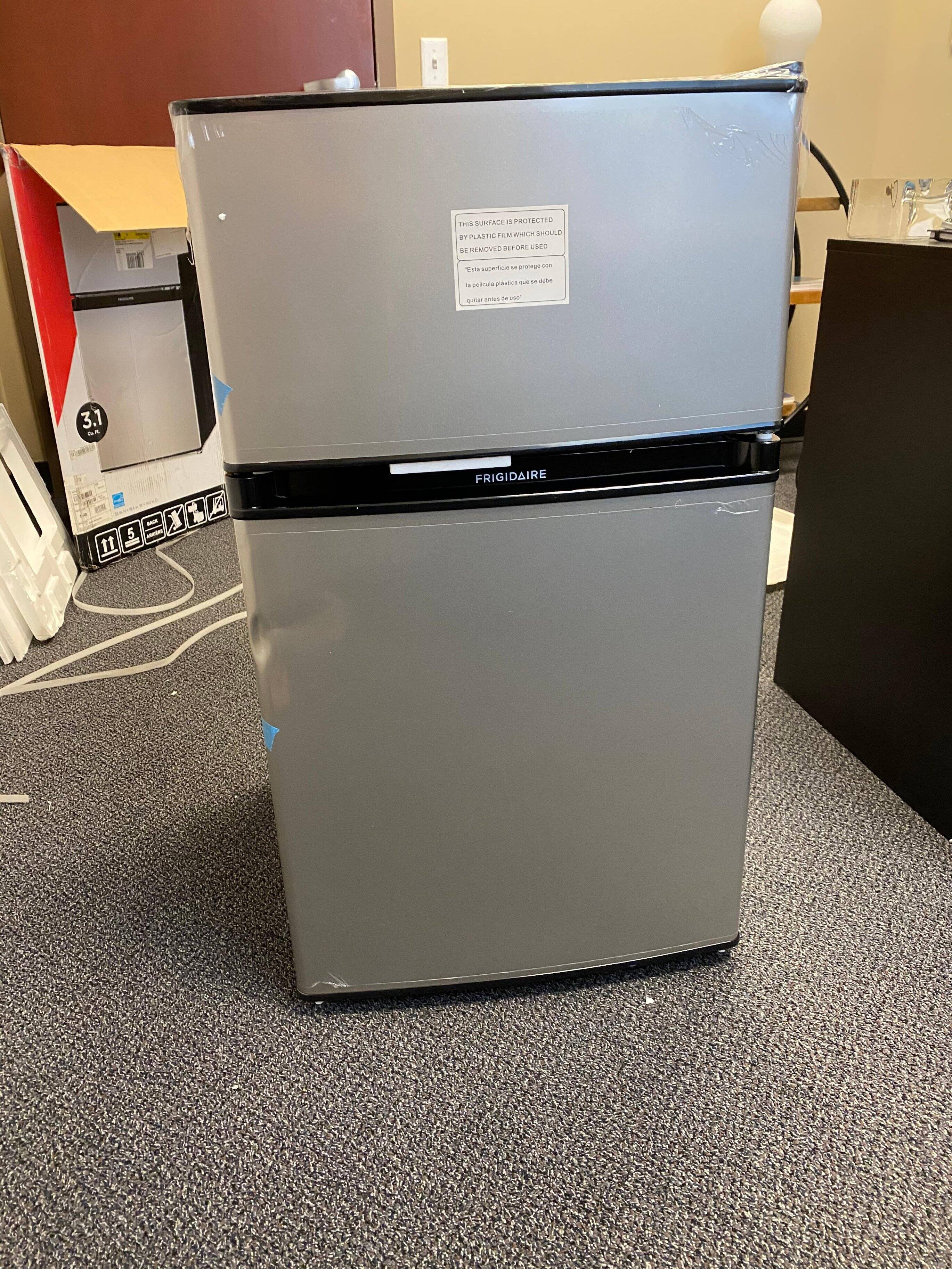 Customer Reviews: Frigidaire 3.1 Cu. Ft. Mini Fridge with Built-In ...