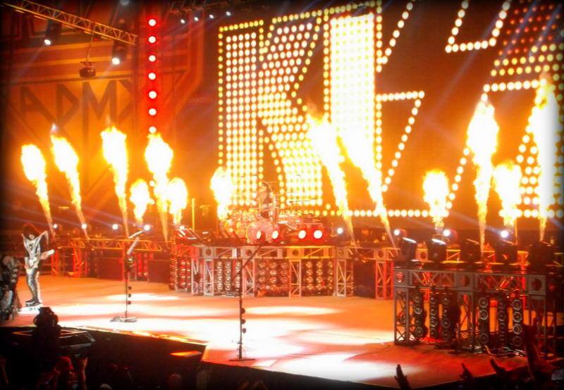 Best Buy: Kiss Rocks Vegas [CD & Blu-Ray]