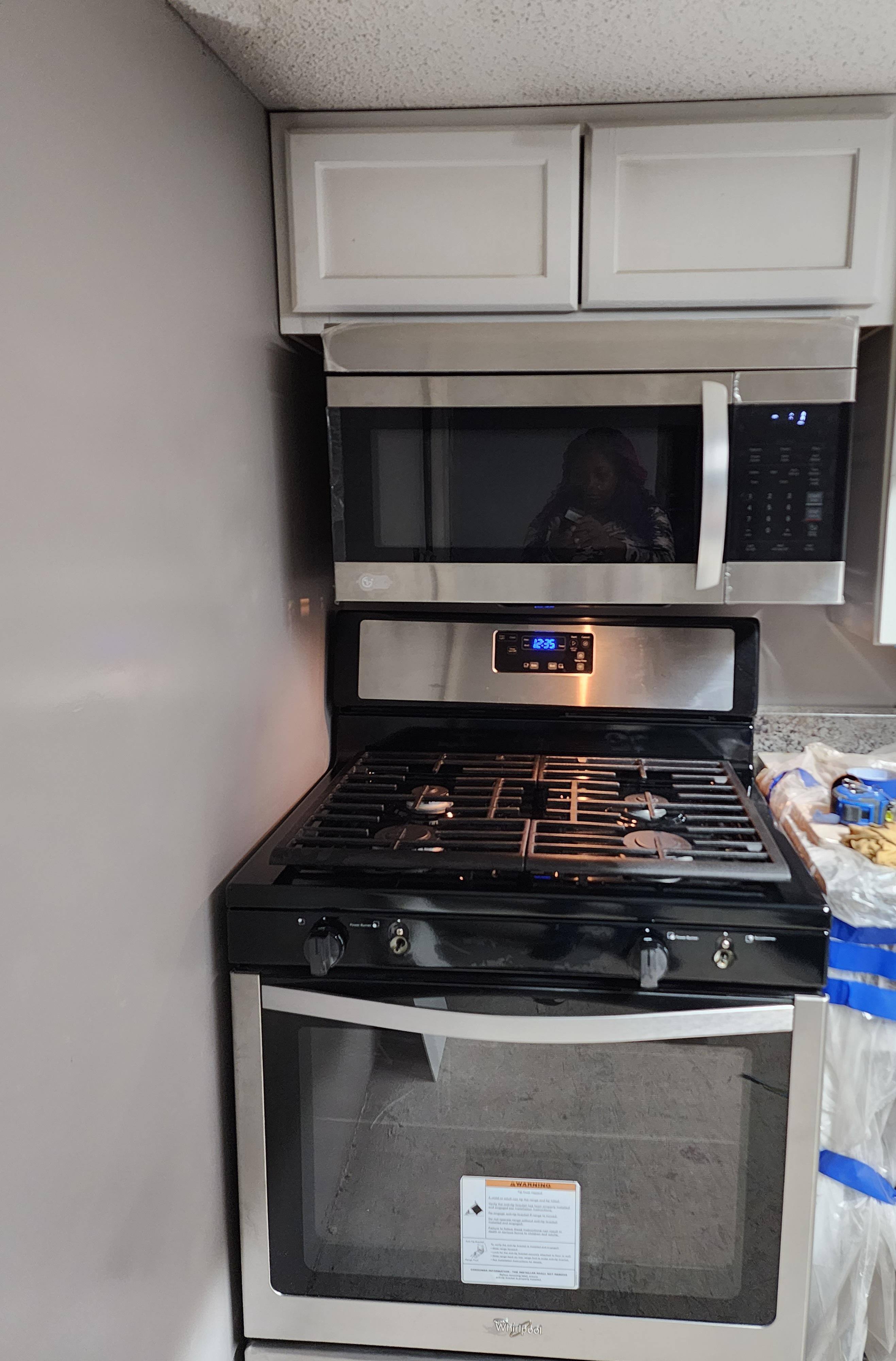 Best Buy: Whirlpool 5.1 Cu. Ft. Freestanding Gas Range Black WFG320M0BB