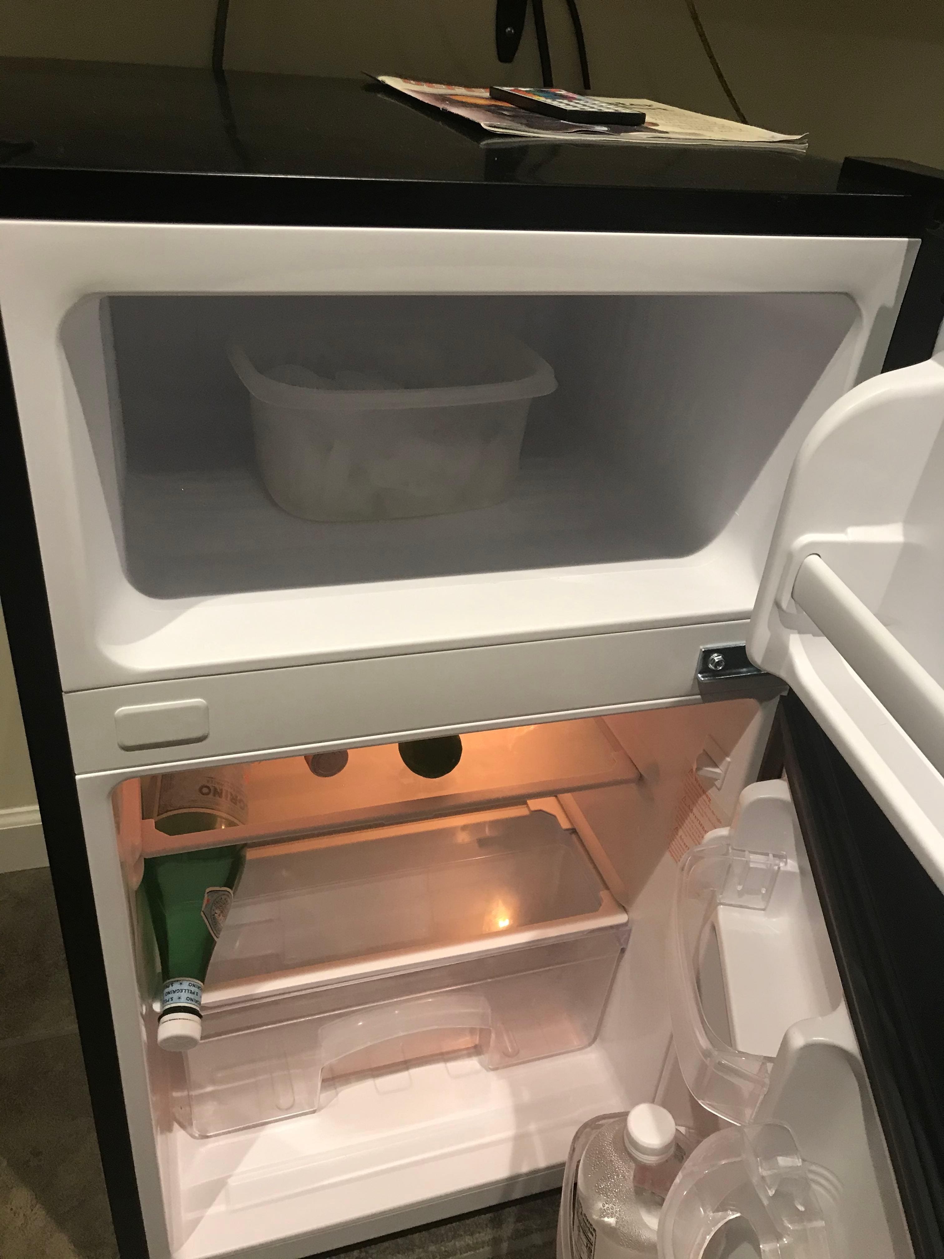 Customer Reviews: Frigidaire 3.1 Cu. Ft. Mini Fridge with Built-In ...