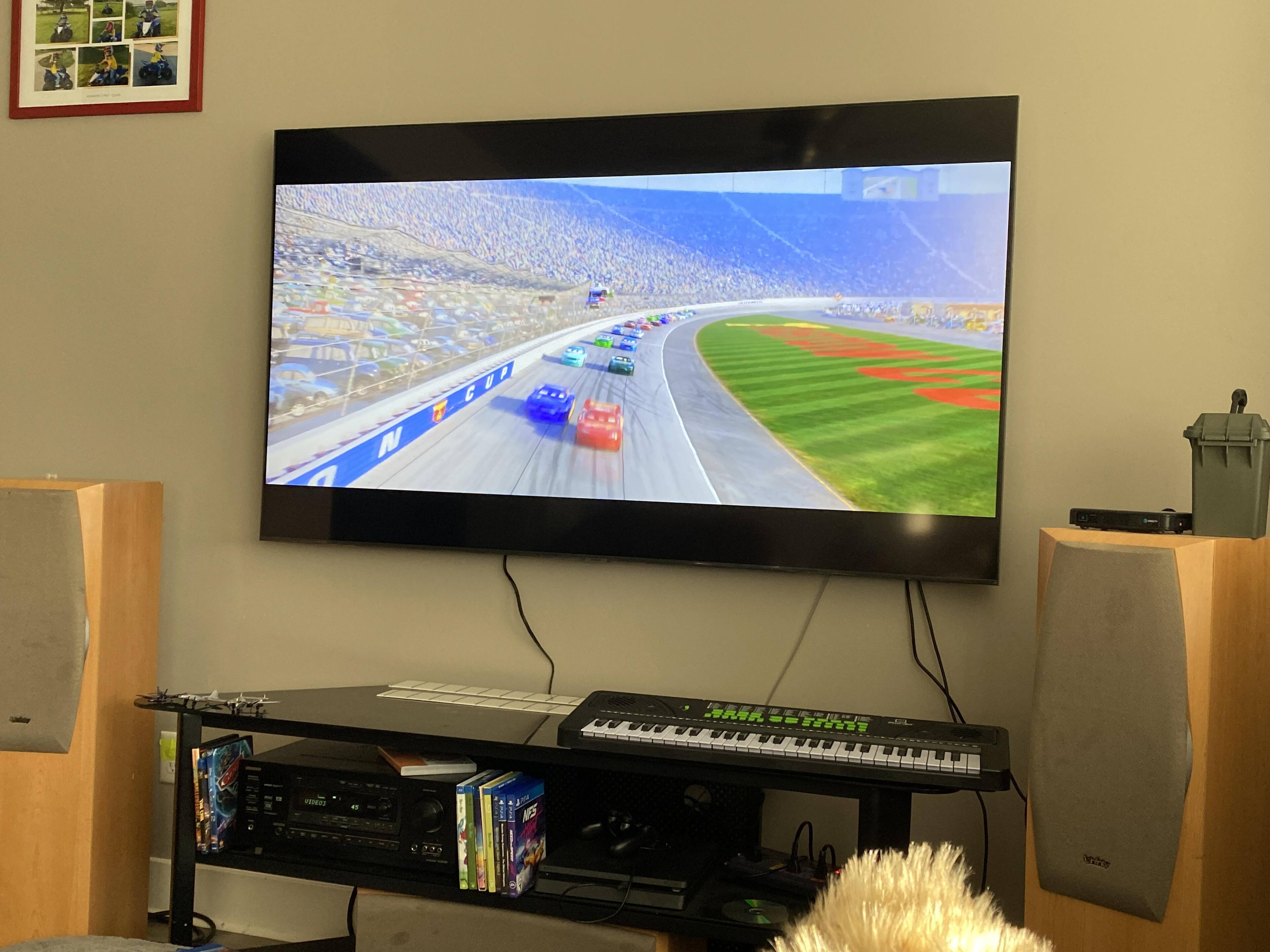 Samsung 70” Class 7 Series LED 4K UHD Smart Tizen TV UN70TU7000BXZA ...