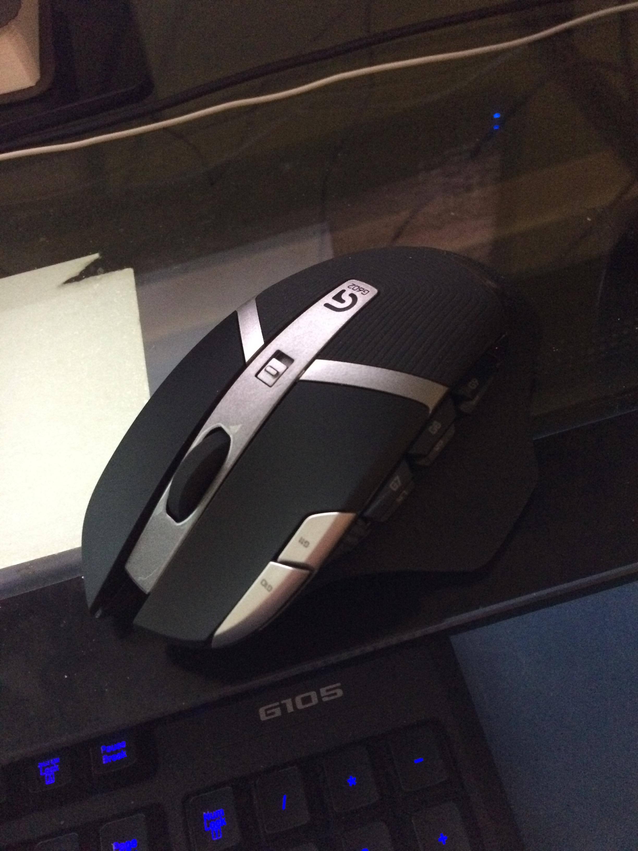 Best Buy: Logitech G602 Wireless Optical 11-Button Scrolling Gaming ...