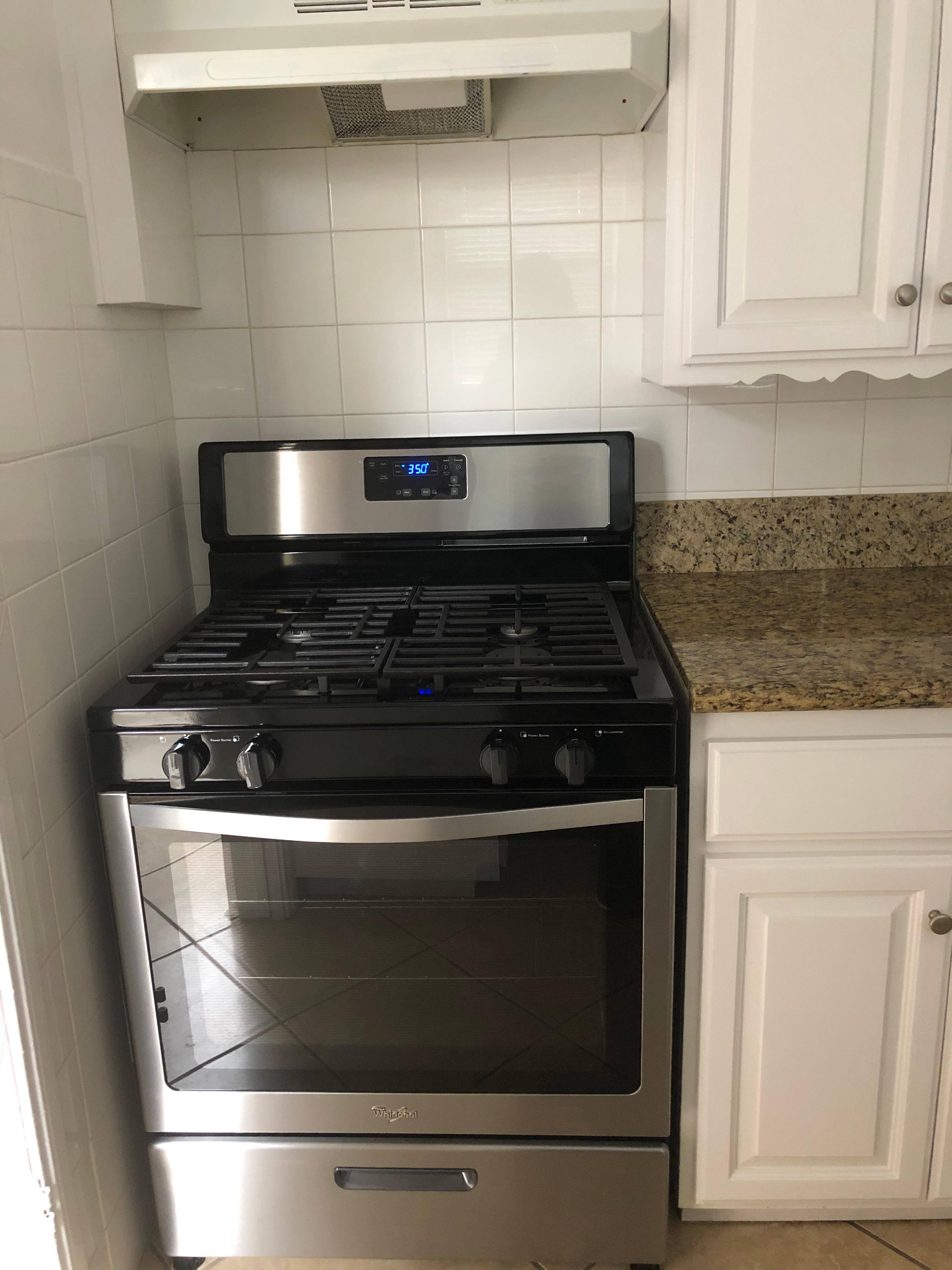 Best Buy: Whirlpool 5.1 Cu. Ft. Freestanding Gas Range Black WFG320M0BB