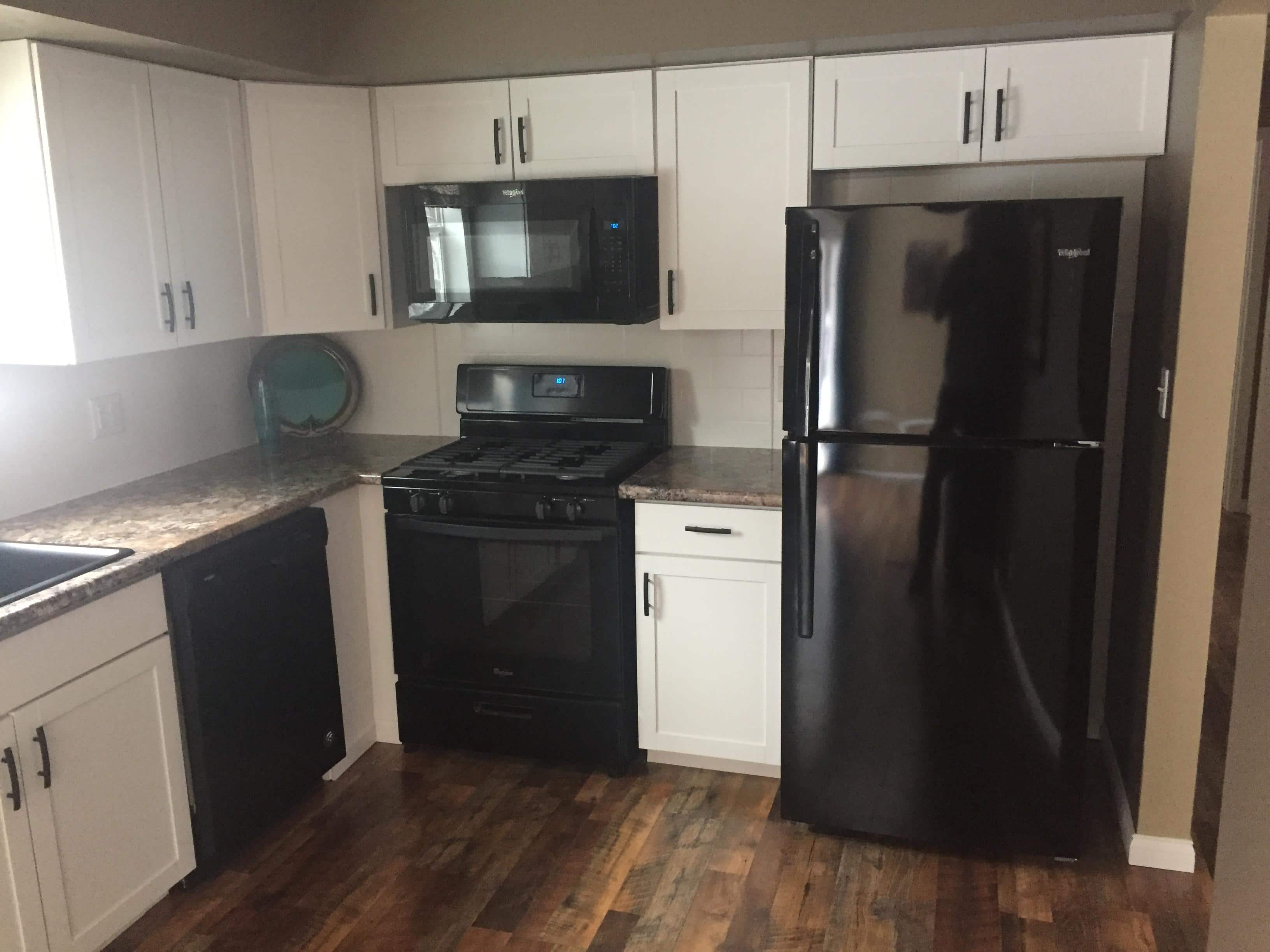 Best Buy: Whirlpool 5.1 Cu. Ft. Freestanding Gas Range Black WFG320M0BB