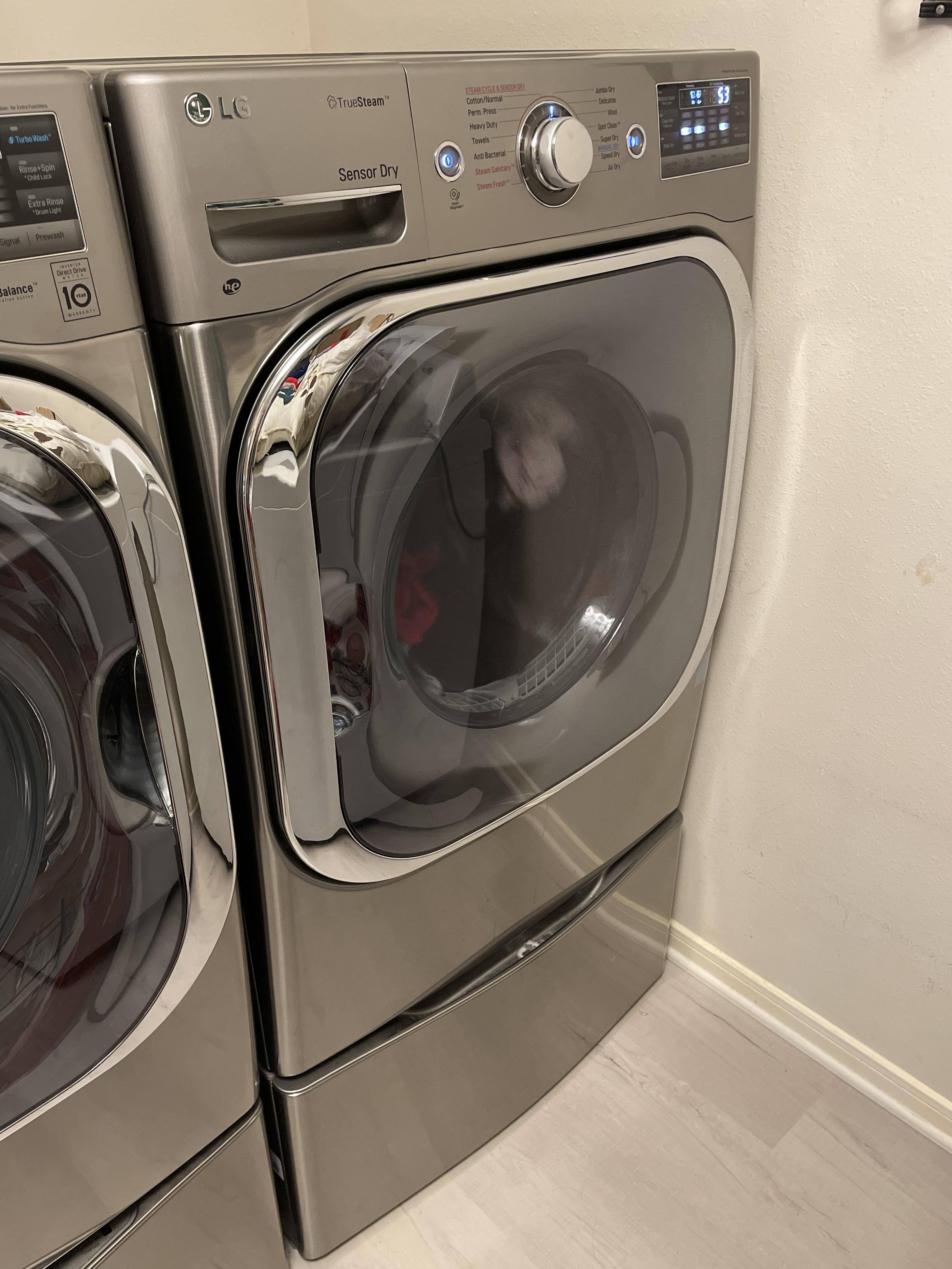 Best Buy: LG 9.0 Cu. Ft. 14-Cycle Electric Dryer with Steam White DLEX8100W