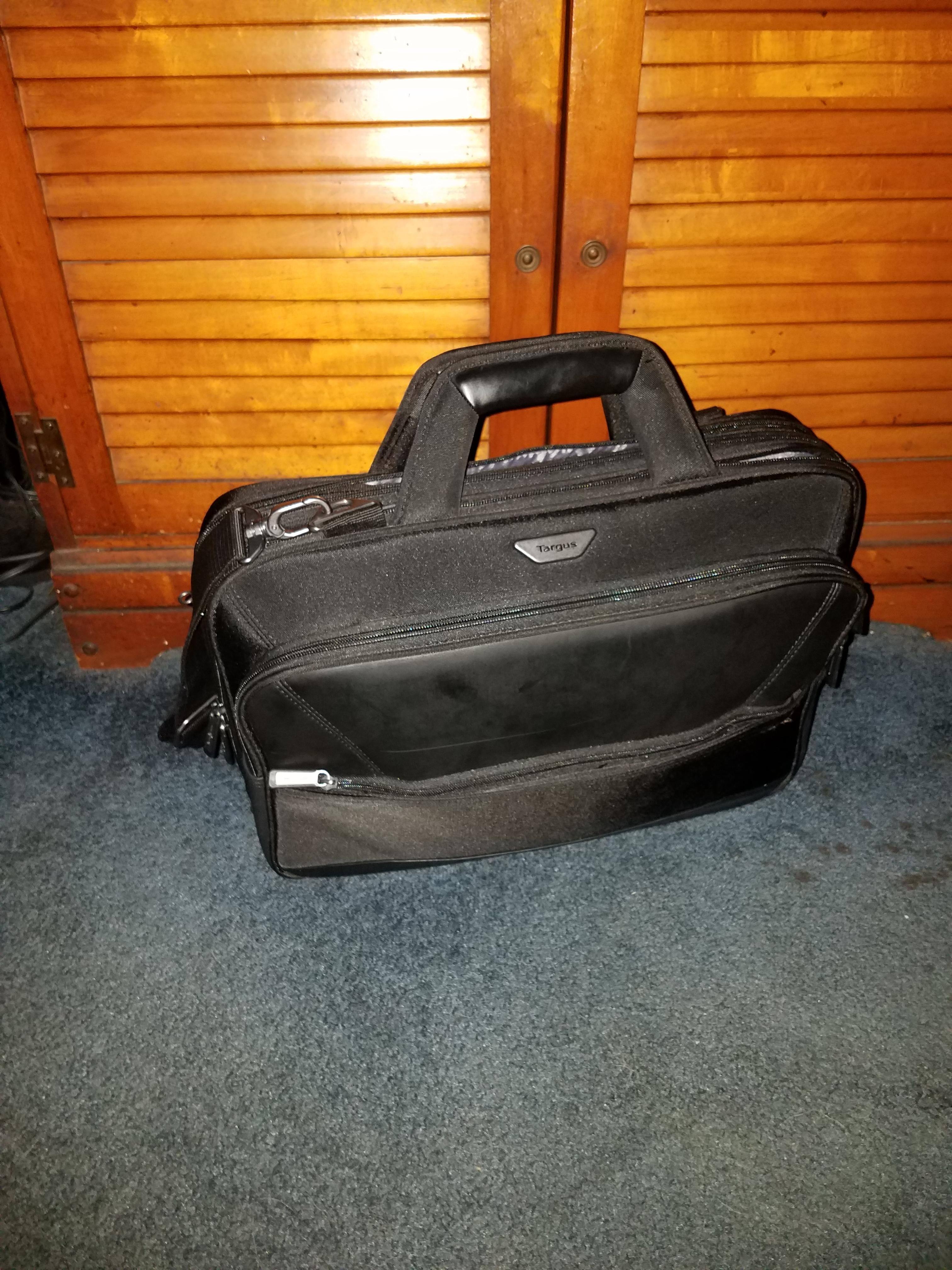 Best Buy: Targus Mobile ViP Topload Laptop Briefcase for 16" Laptop ...