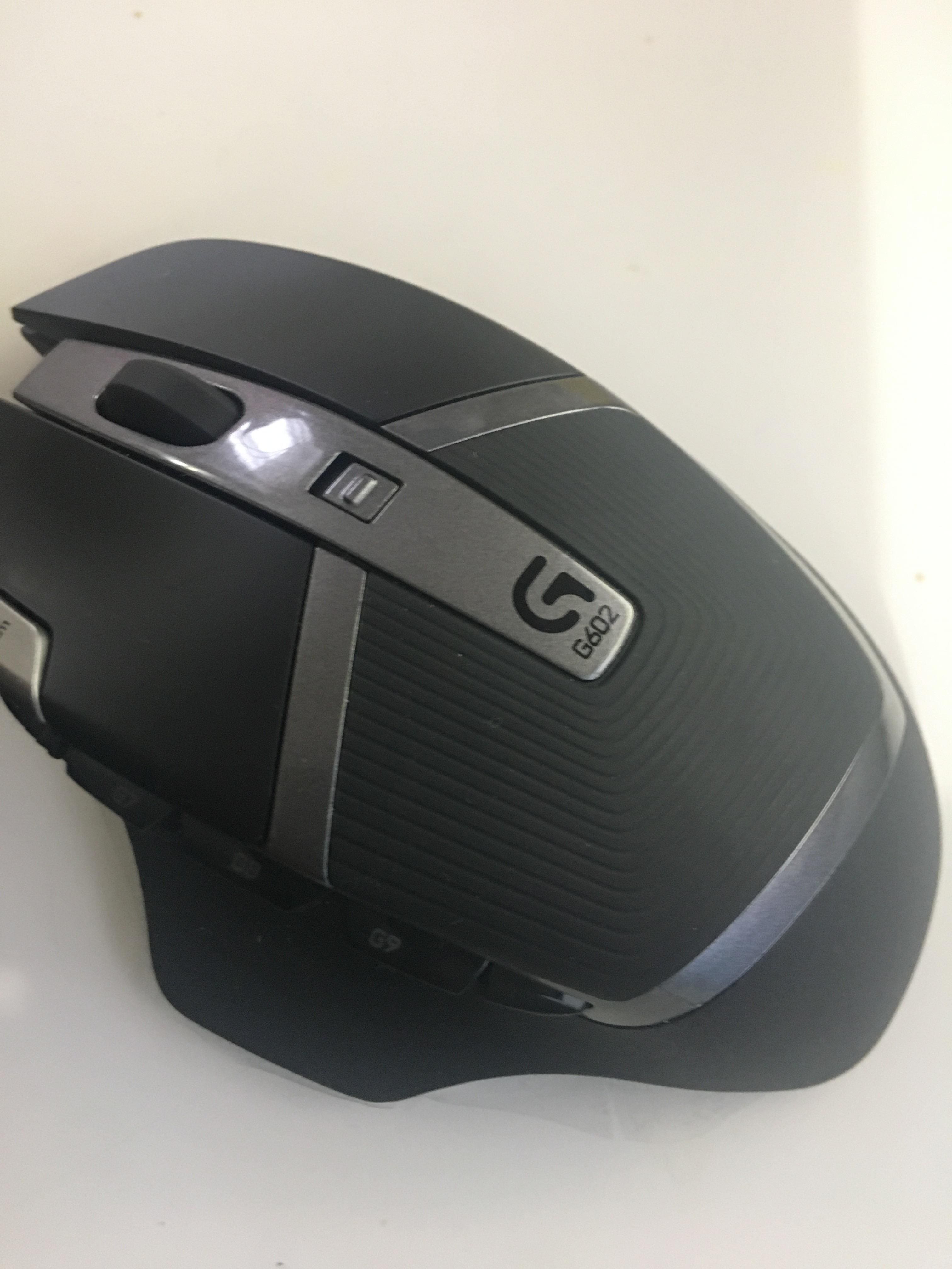 Best Buy: Logitech G602 Wireless Optical 11-Button Scrolling Gaming ...