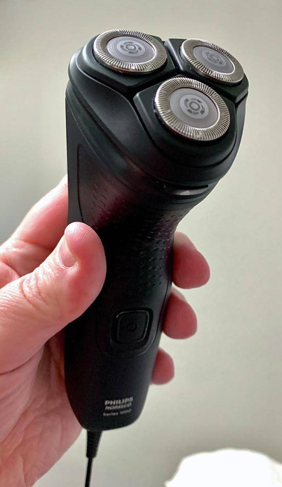 Philips Norelco 1100 series Electric Shaver Deep Black S1015/81US ...